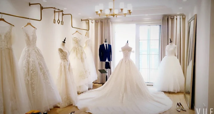 Heavy Duty Wall Mounted Wedding Dress Display Rack Gold Metal Hanging ...