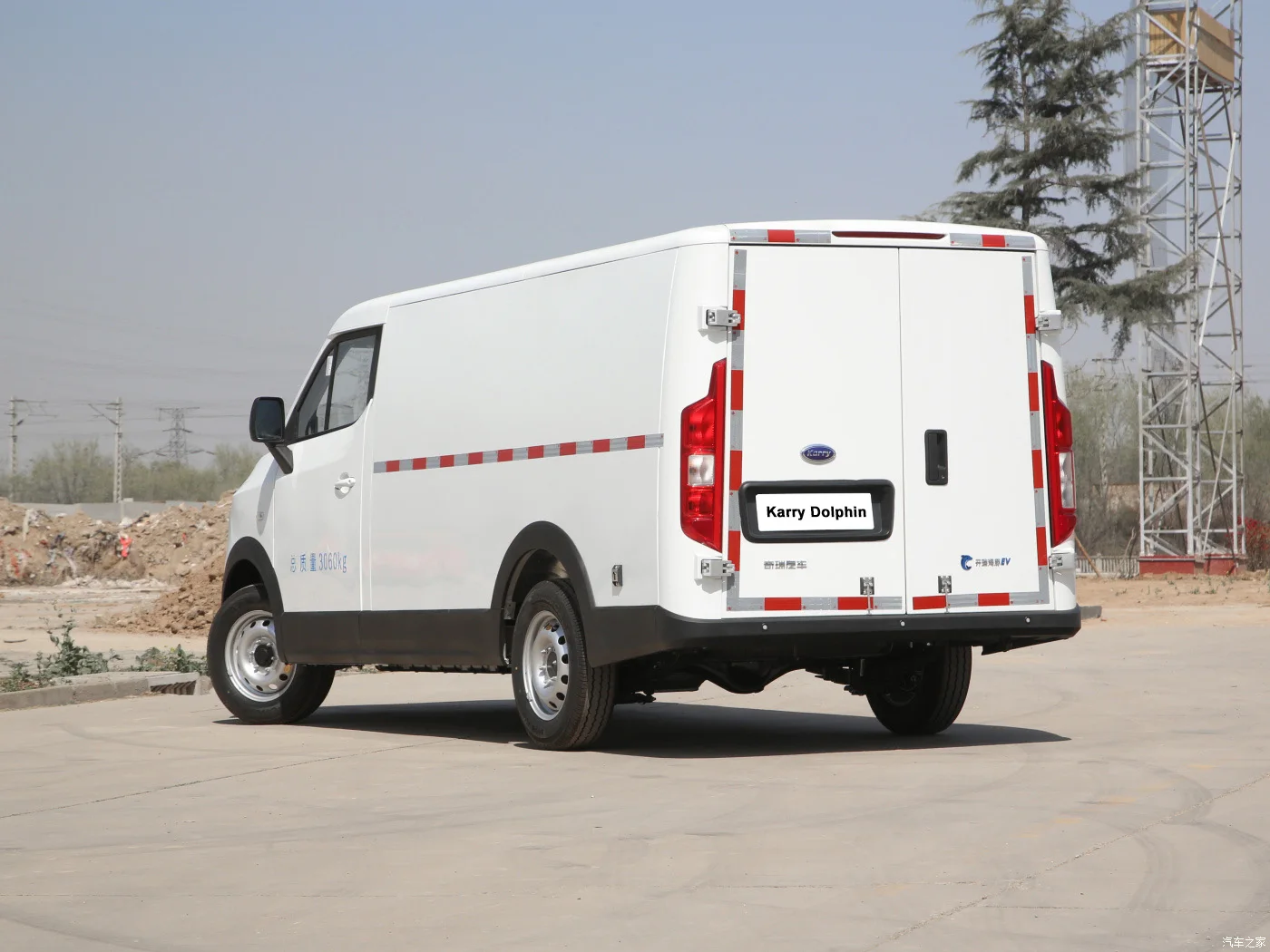 Karry Dolphin EV Cargo Van 2022-2023 - 350km Range RWD Van