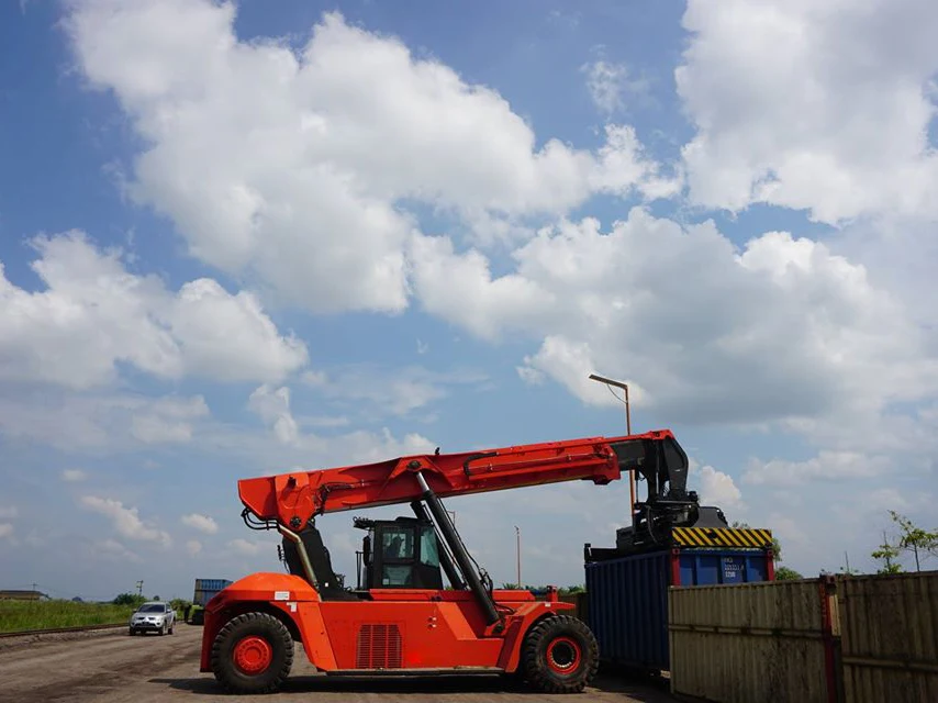 Heli 45 Ton Reach Stacker For Containers Rsh 4527-v05 With 10 Meters ...