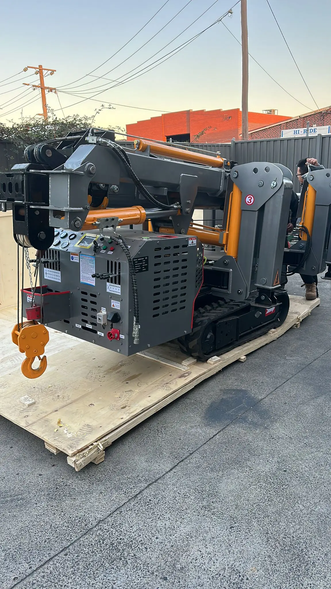 TONLITA Crawler Mobile Crane - Spider Crane with Yanmar Engine