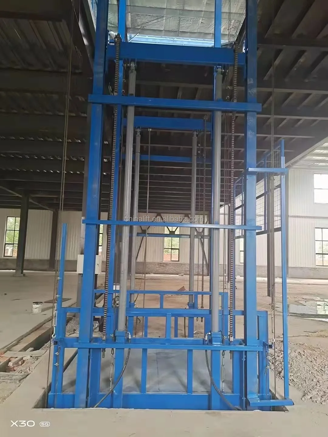 Factory Warehouse Vertical Freight Elevator For Indoor & Outdoor Use ...