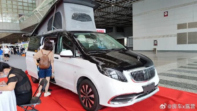 RAM Pop up Roof RV Sprinter - Maximize Your Camping Space