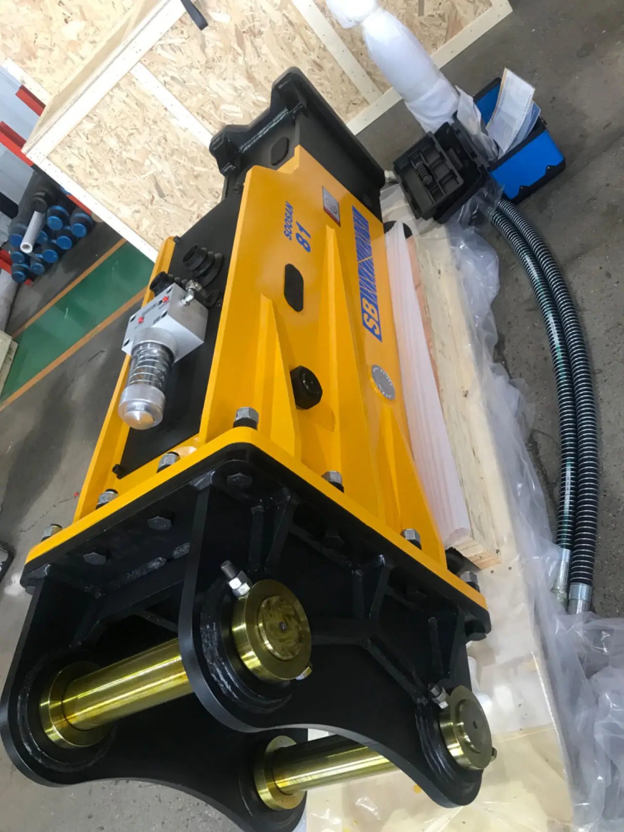 Soosan Hydraulic Breaker SB151 - Heavy Excavator Chisel