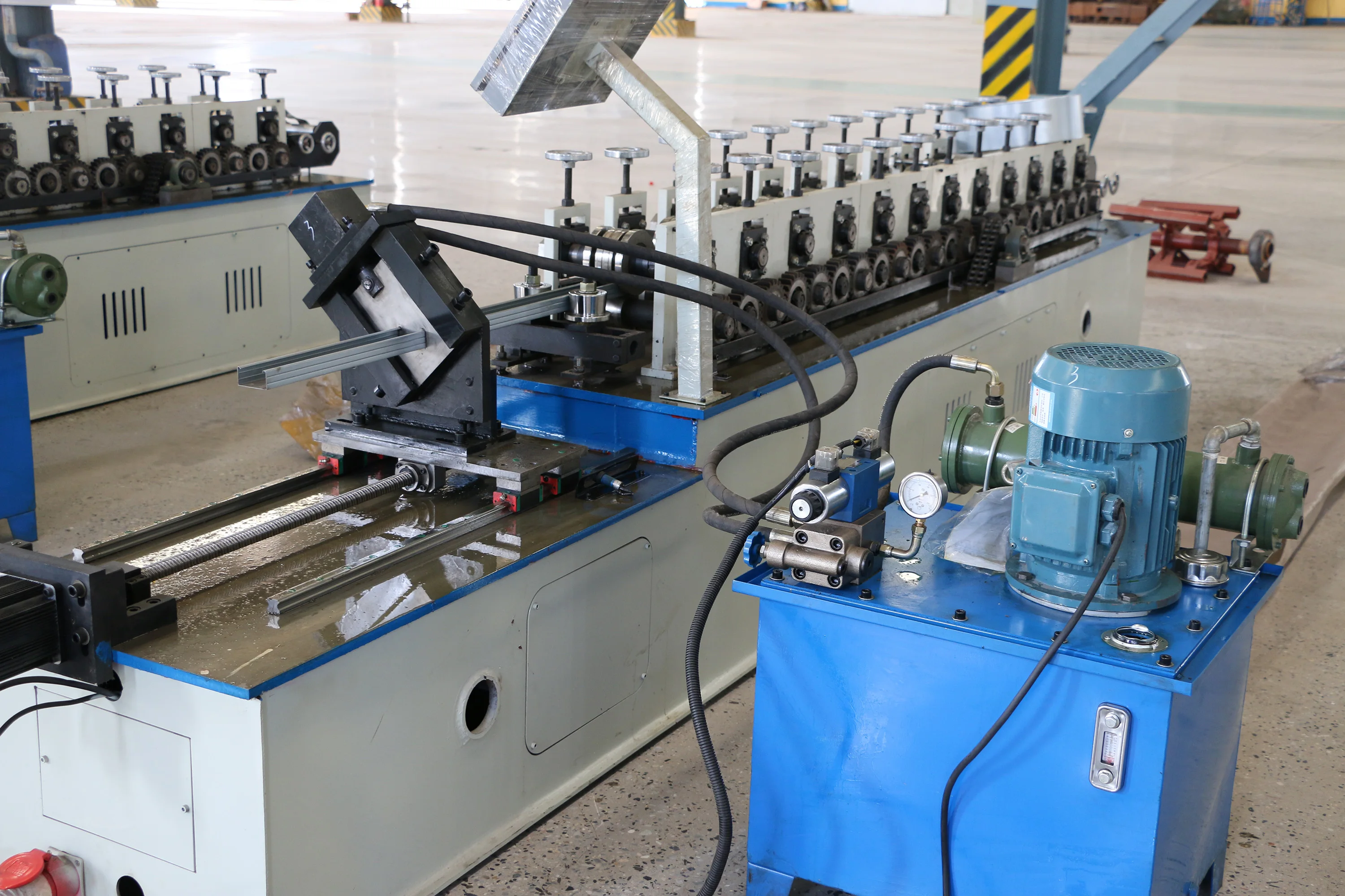 Fully Automatic Cold Steel Strip Profile C Z Purlin Roll Forming Machinery Roof Truss Shaping ...