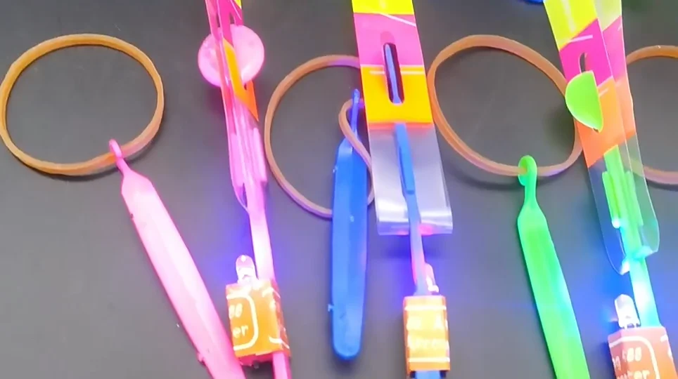 Promotional Gift Small Blade Y Led Flying Helicopter Slingshot Rocket ...