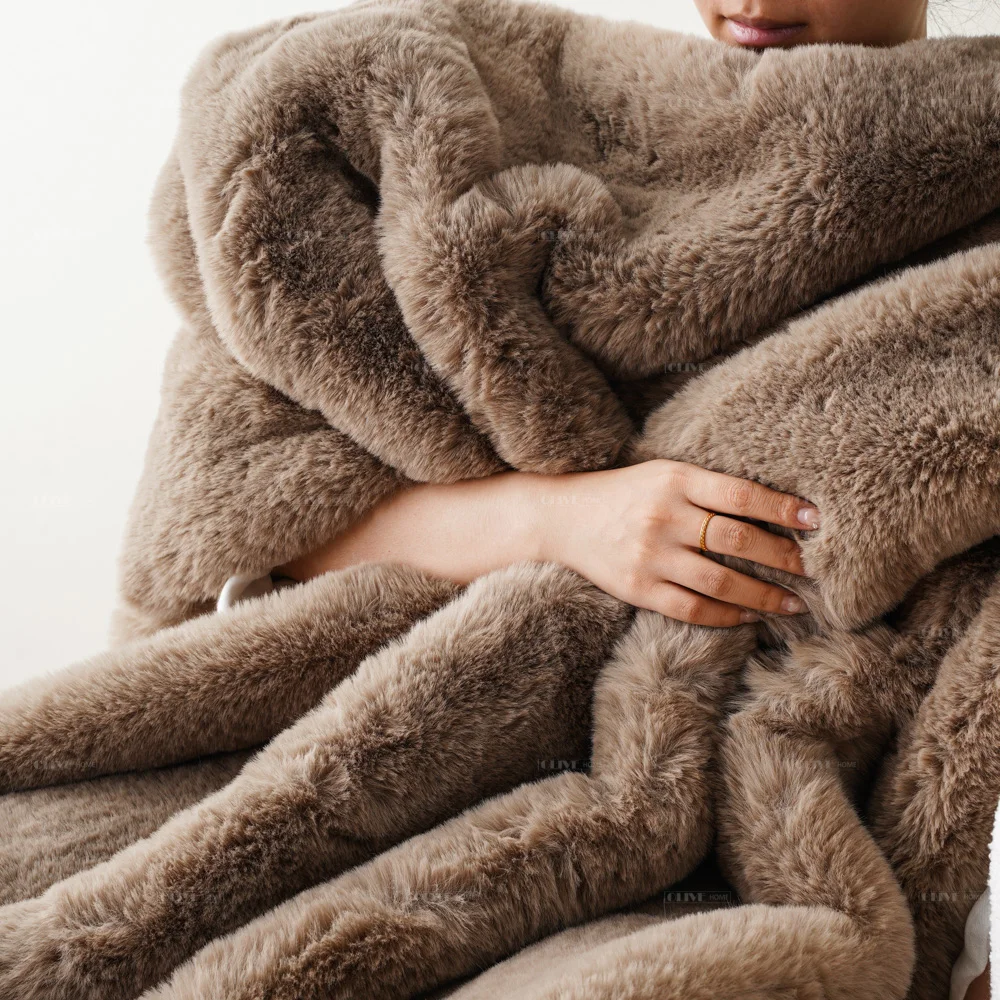 Greige Marshmallow Faux Fur Queen Blanket - Soft & Durable