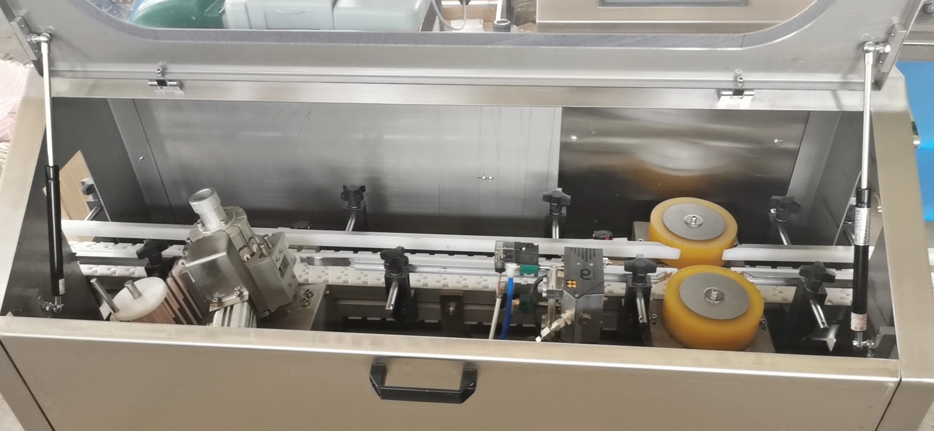 DRINK STRAW APPLICATOR MACHINE STRAW STICKING SPOON STICKING MACHINE ...