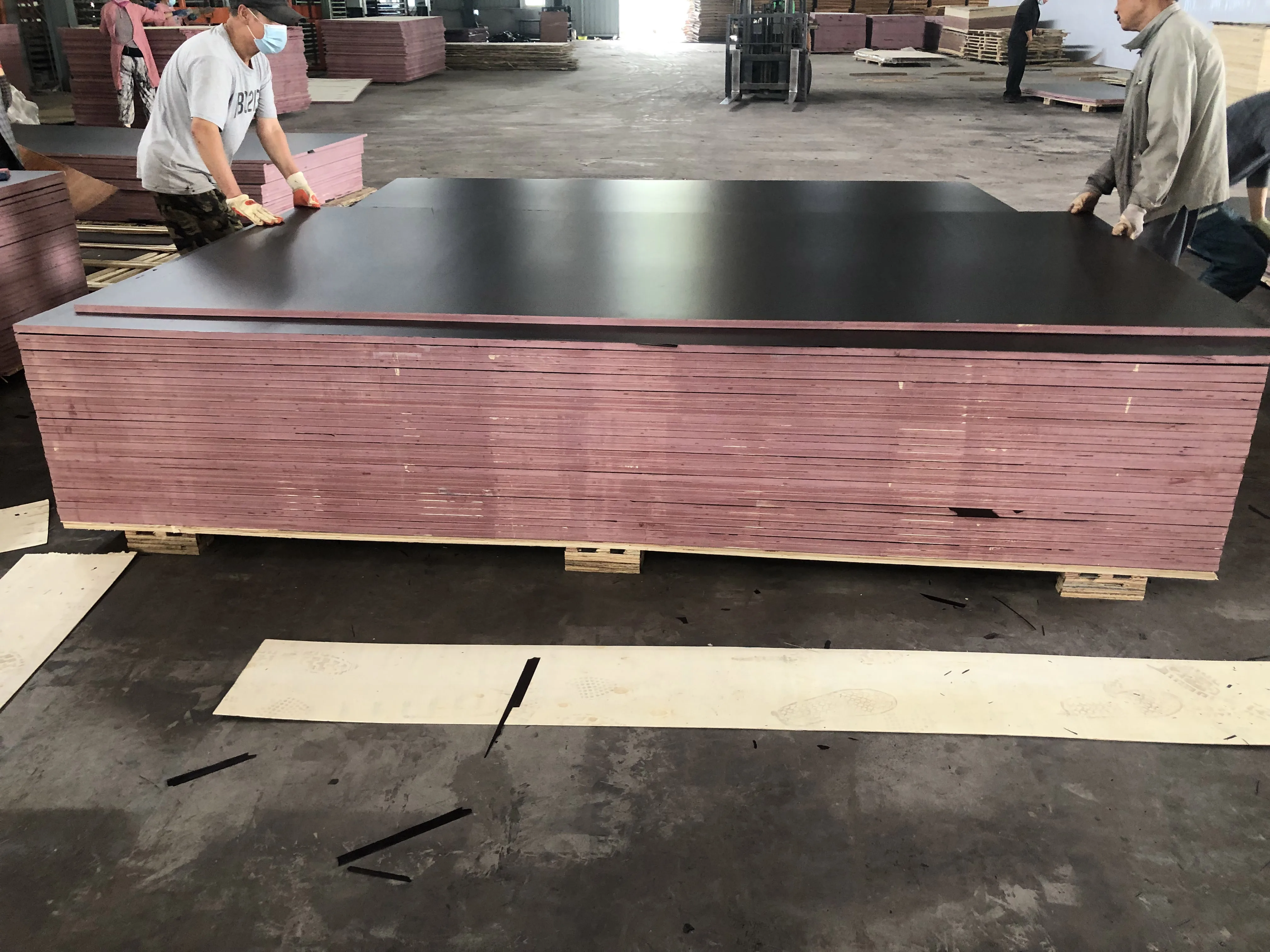 12mm 18mm Hardwood Core Black And Brown Film Faced Plywood Formply ...