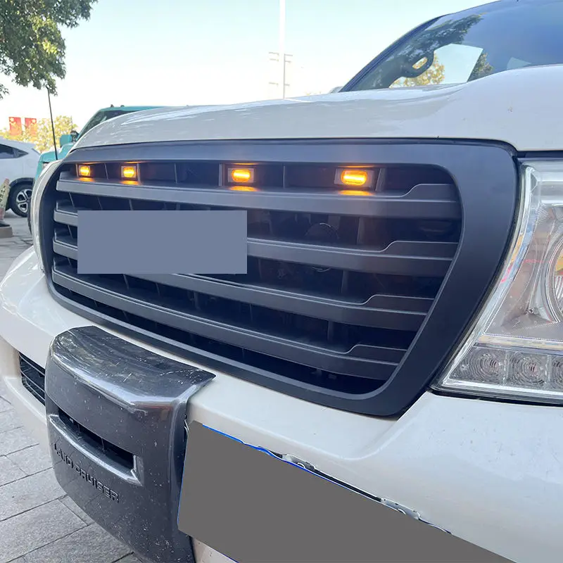 Auto Parts Black Front Grille With Grille Light Fit For Landcrusier ...