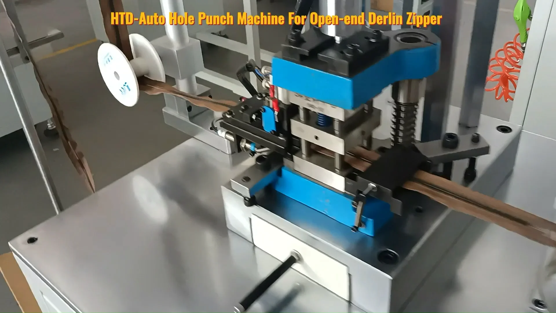 Fully Automatic Vislon Zipper Hole Punching Injected Open End Zipper ...