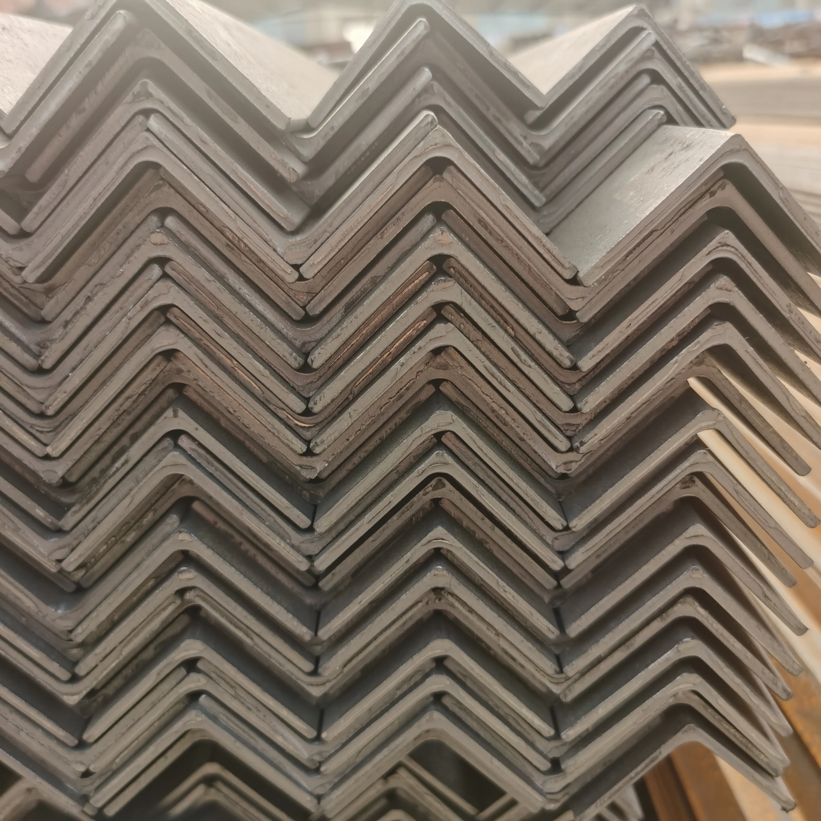 China Supplier Low Price 2x2 50x50 Angle Iron For Project Construction ...