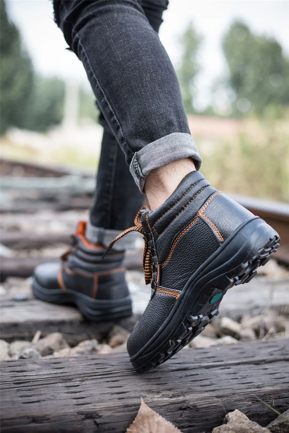 Rubber Sole Steel Toe Safety Shoes for Men - Durable & Stylish