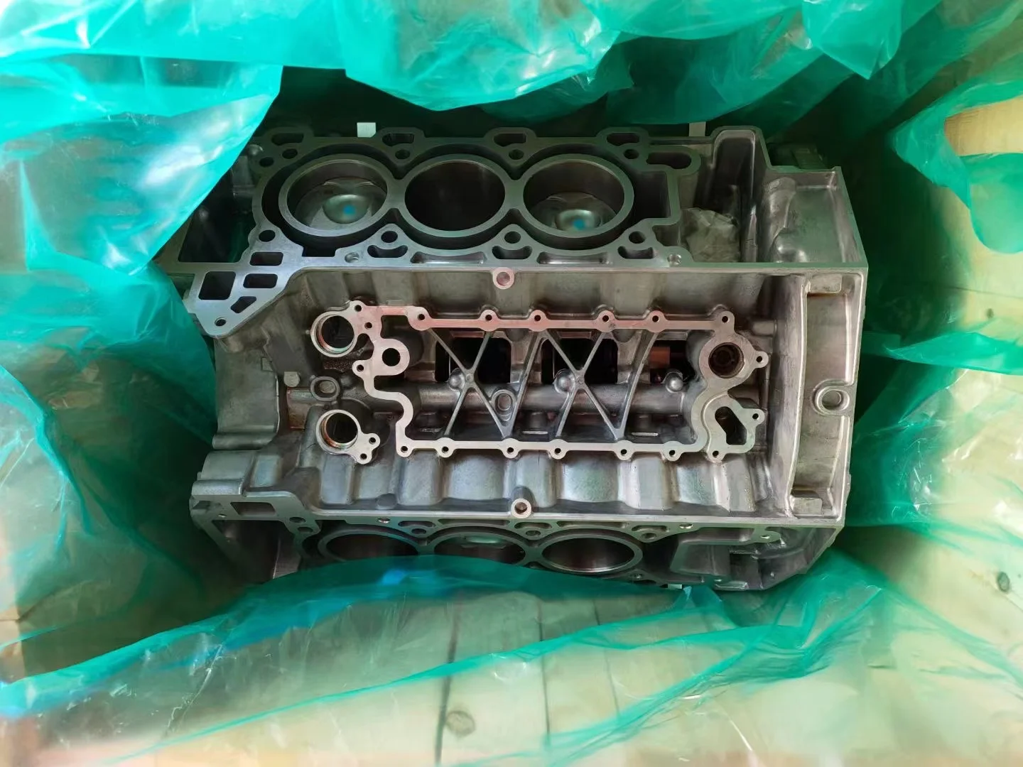 Original Quality Engine Assembly Engine Block Lr062617 For Land Rover ...