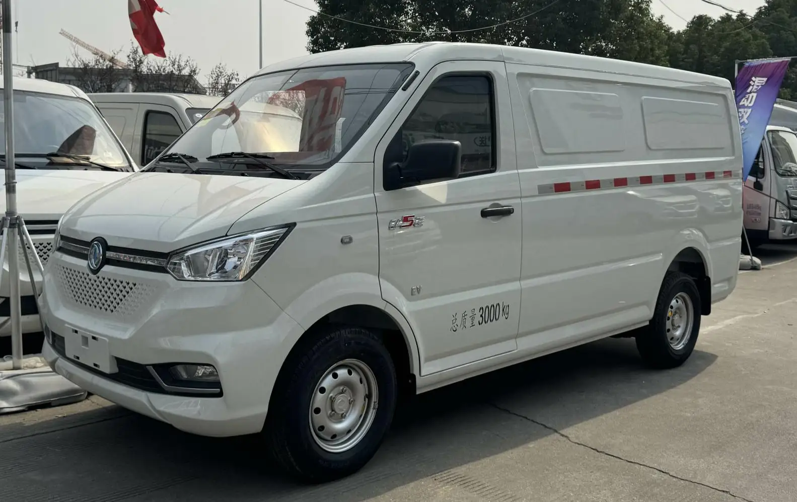 Used High Speed Electric Van Cargo Truck Transport Cargo Mini Van China ...
