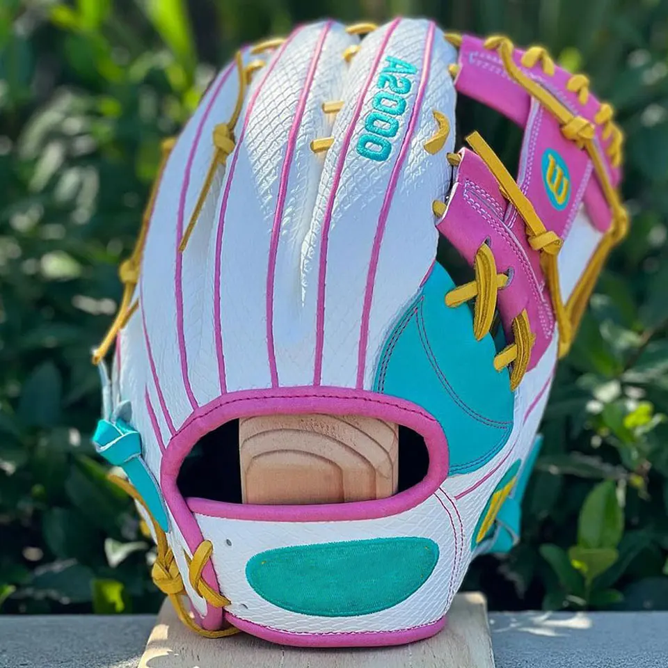 Customized A2000 Baseball Gloves - High Quality Softball Gear