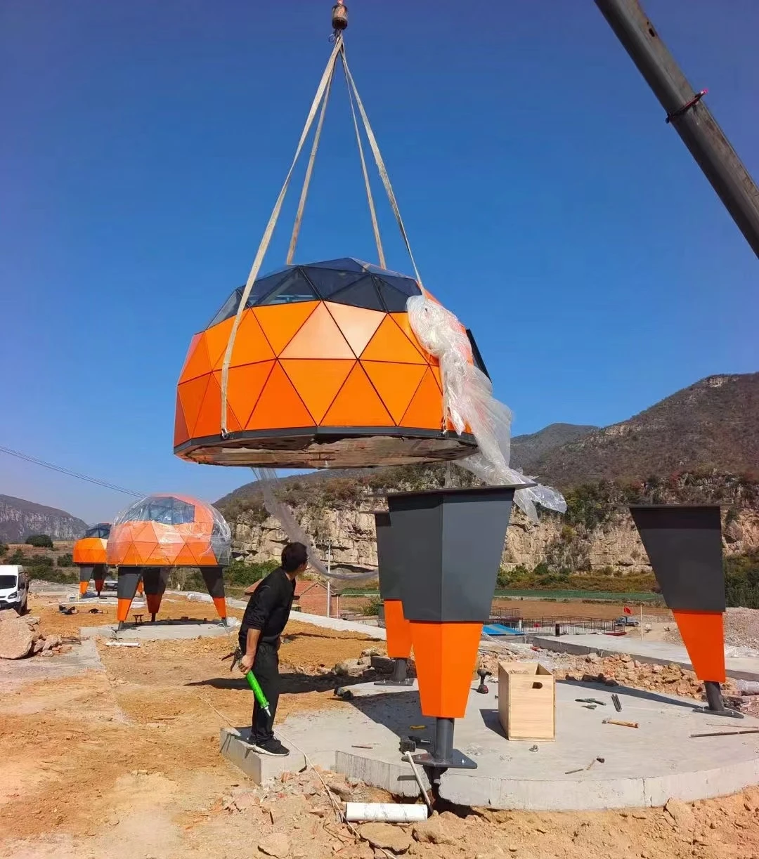 Star Capsule Tent - Four-Season Glamping Pod with Bathroom