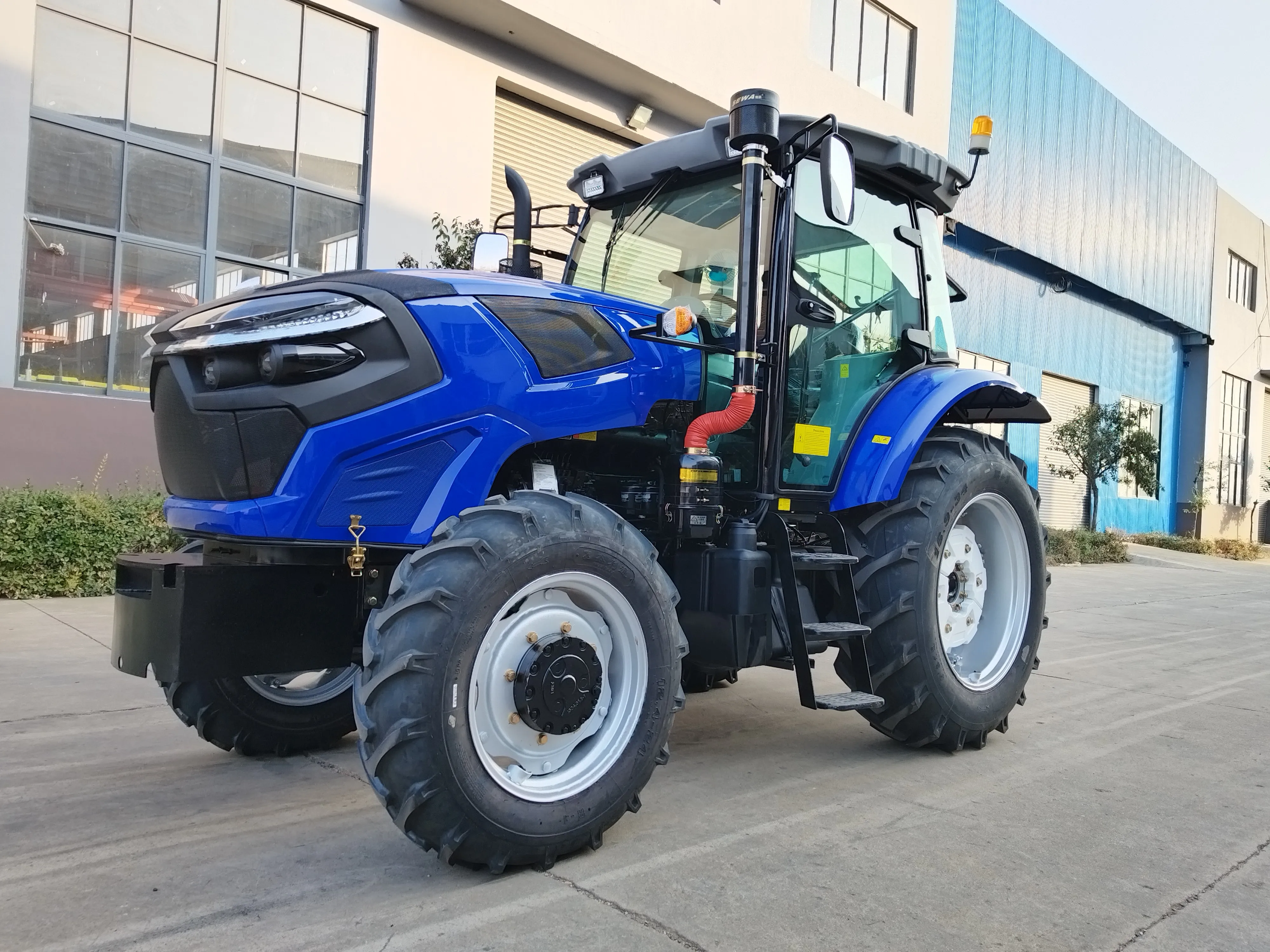 70HP 4x4 Mini Tractor for Efficient Agricultural Operations