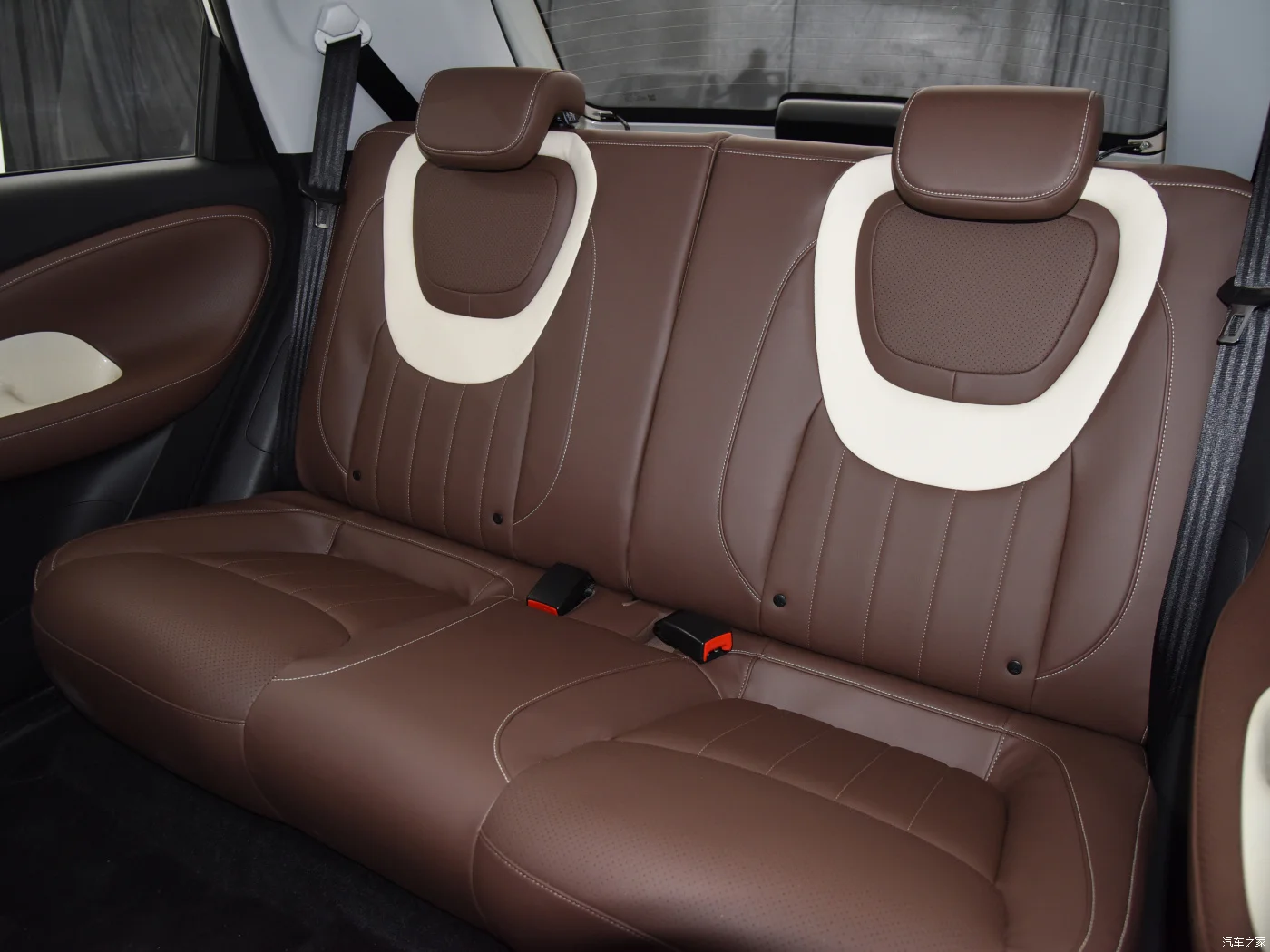 Hot Sale Wuling Mini Ev Binguo 4-seater 100km/h New Energy Vehicle ...