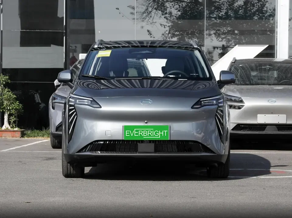 Left Hand Gray 2024 Everbright Aion Y 70 Technology Version Electric ...