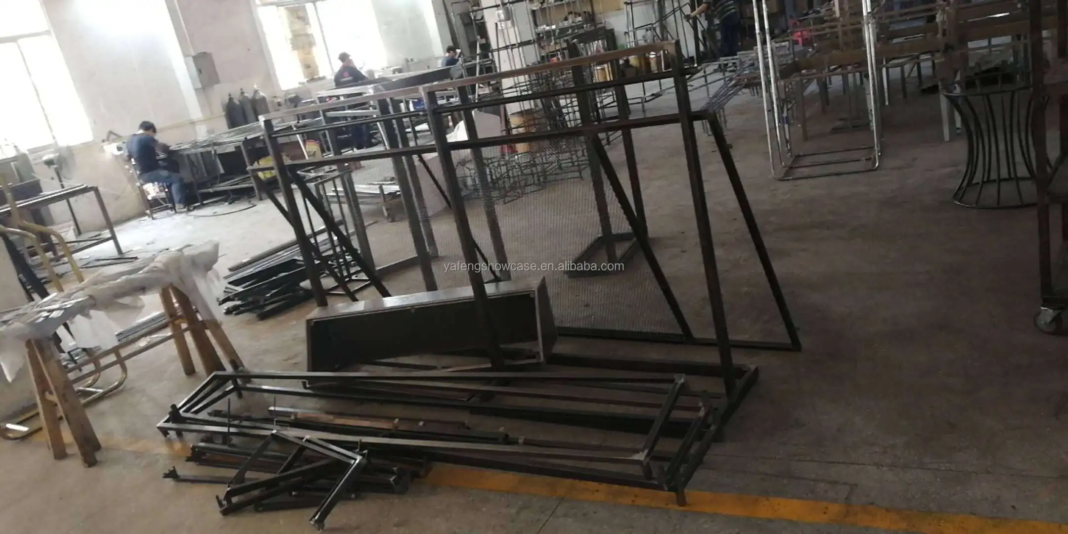 Shopping Center Clothing Store Display Racks Black Clothing Rack ...