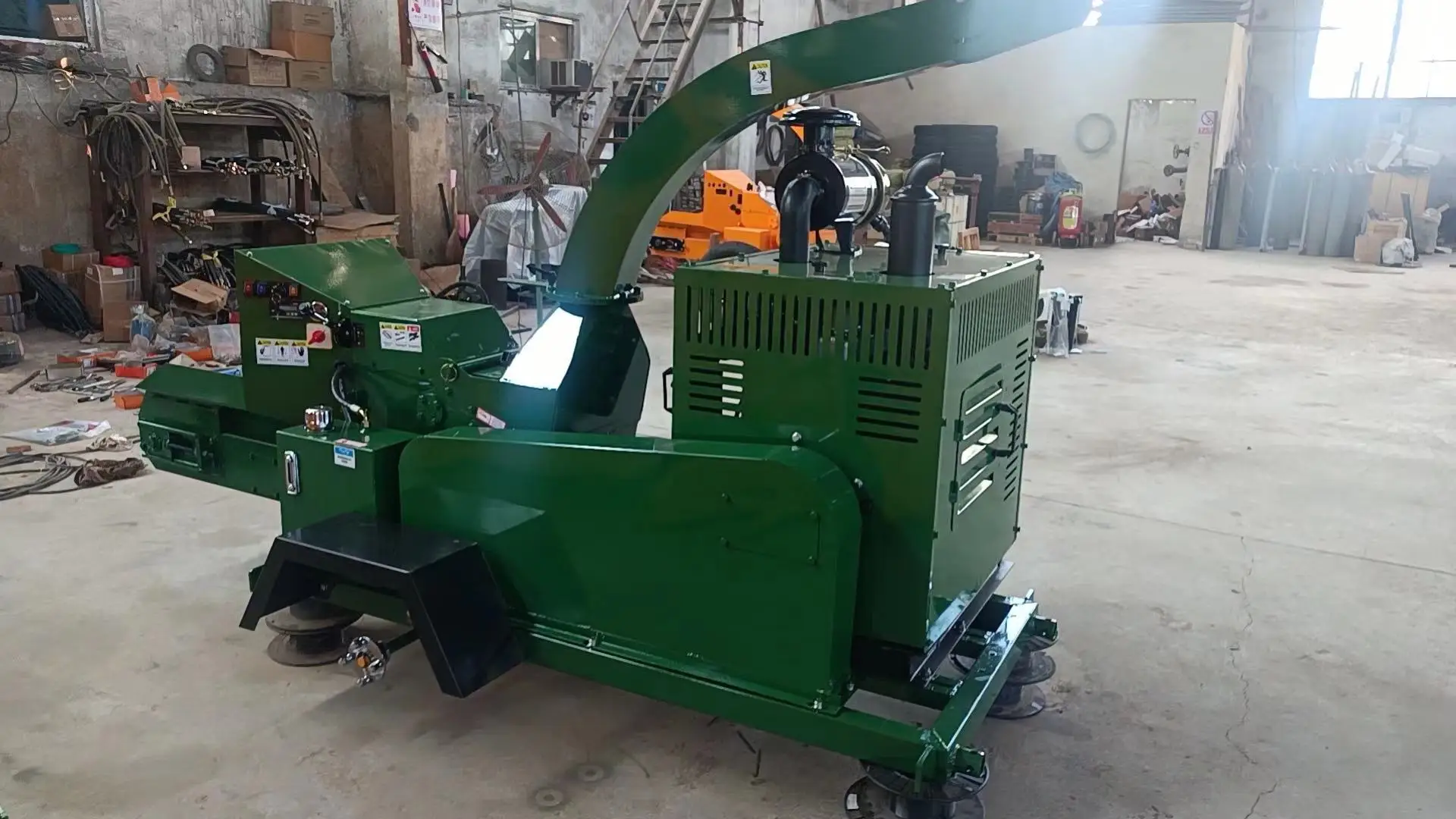 102hp Diesel Horizontal Mobile Wood Chipper Shredder Commercial Wood ...