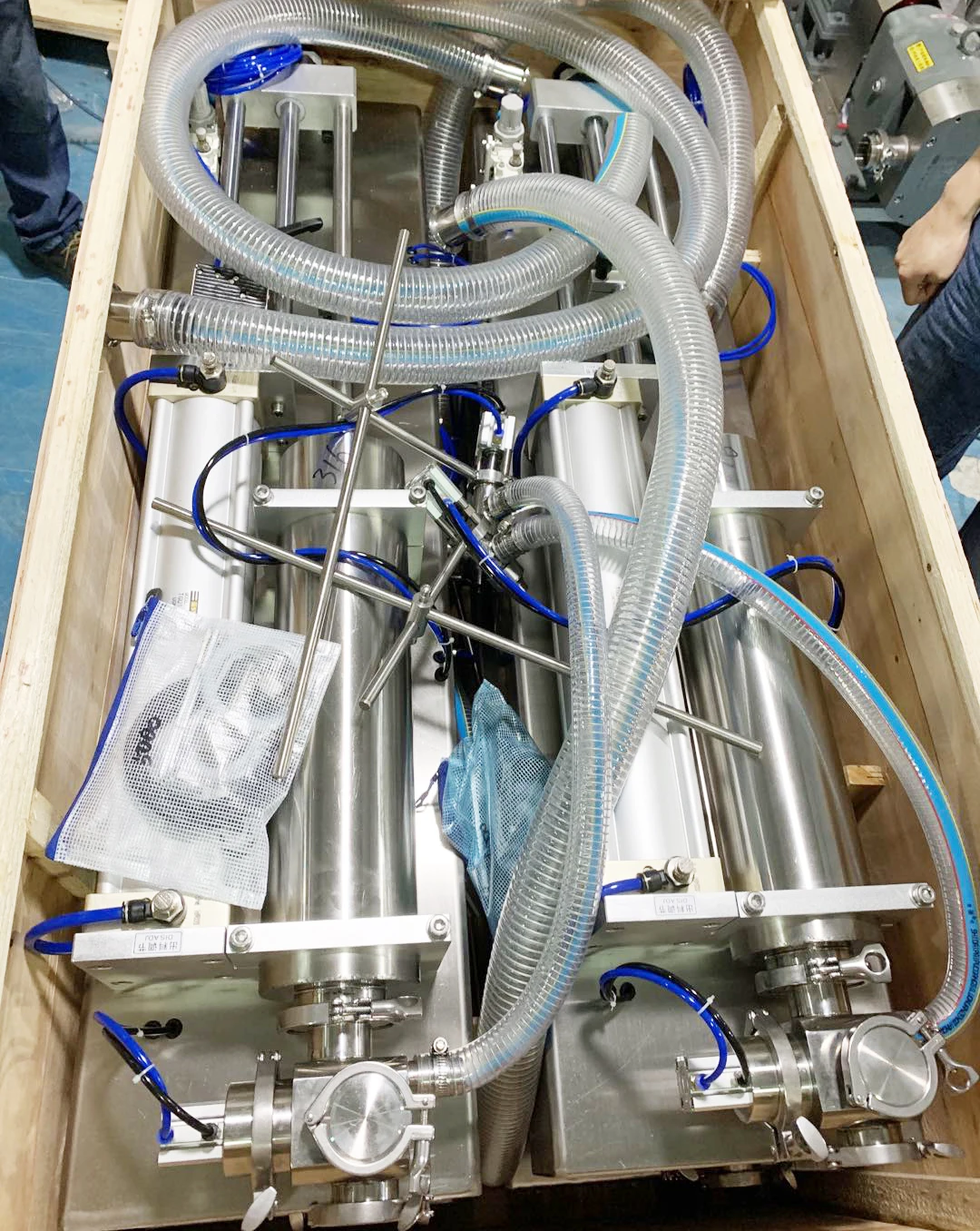 Hone Semi Automatic Pneumatic Liquid Filling Machine Shampoo Cosmetics ...