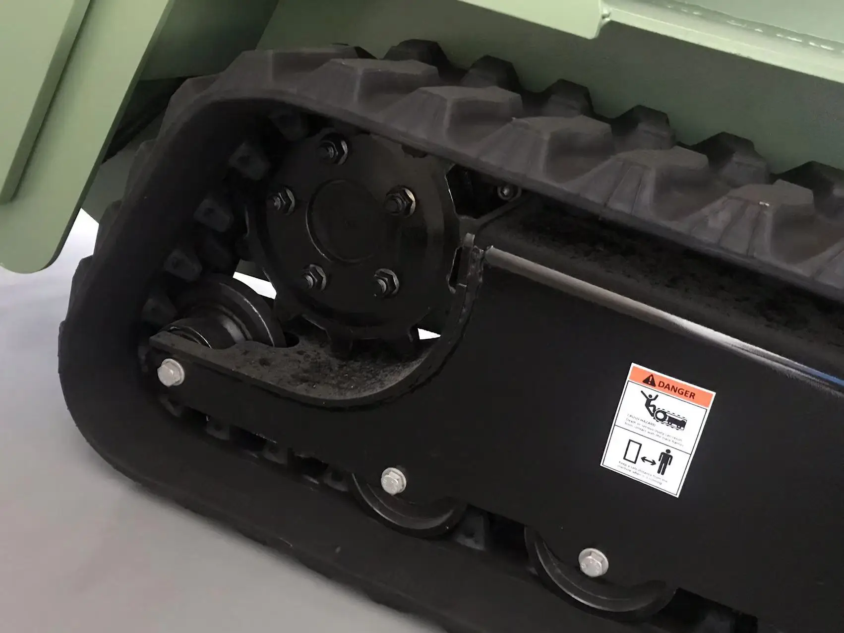Diesel Engine Skid Steer with Pallet Fork Attachments 2.5t Rated Load ...