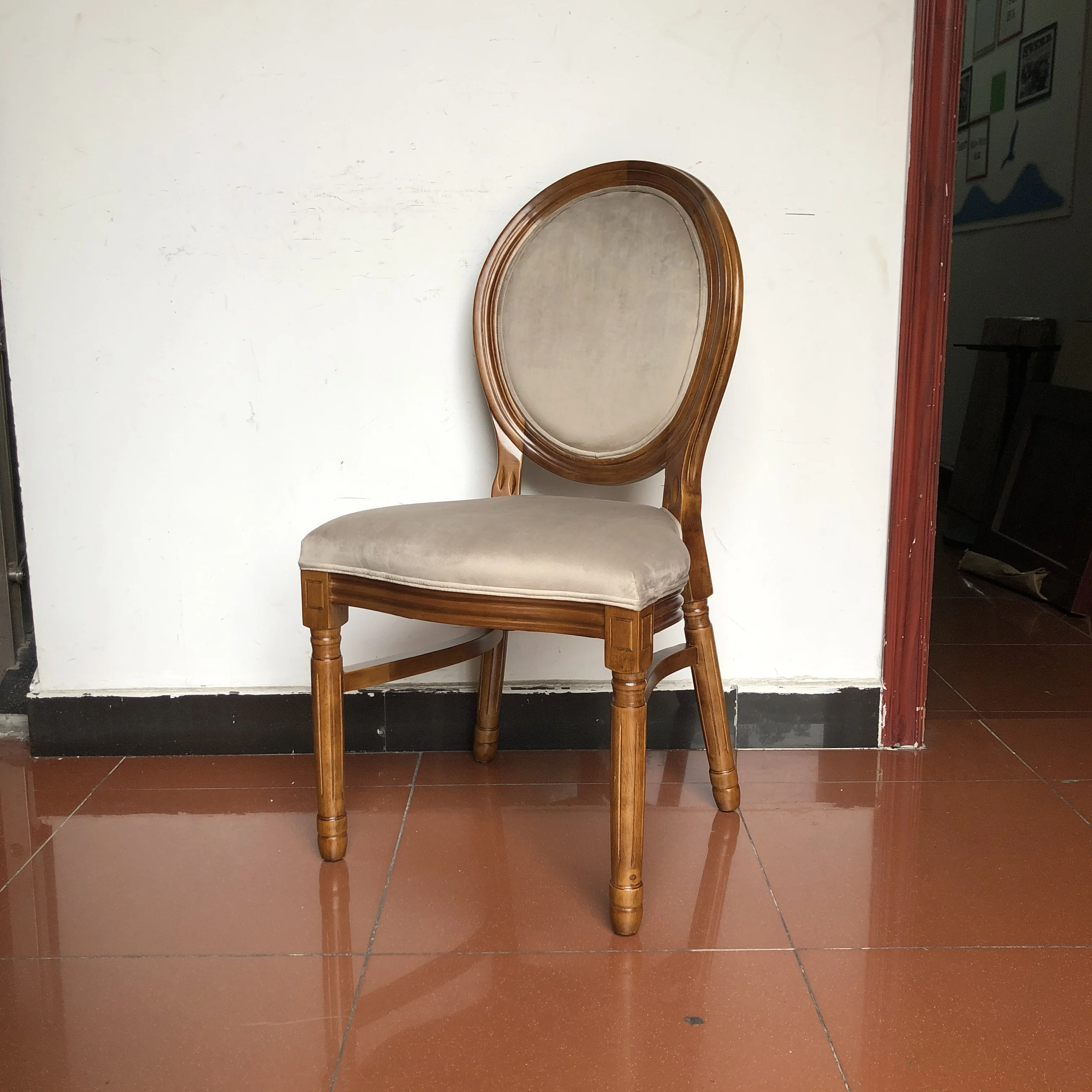 Classic Vintage Wooden Padded Stackable Vintage Design Solid Wood Round ...