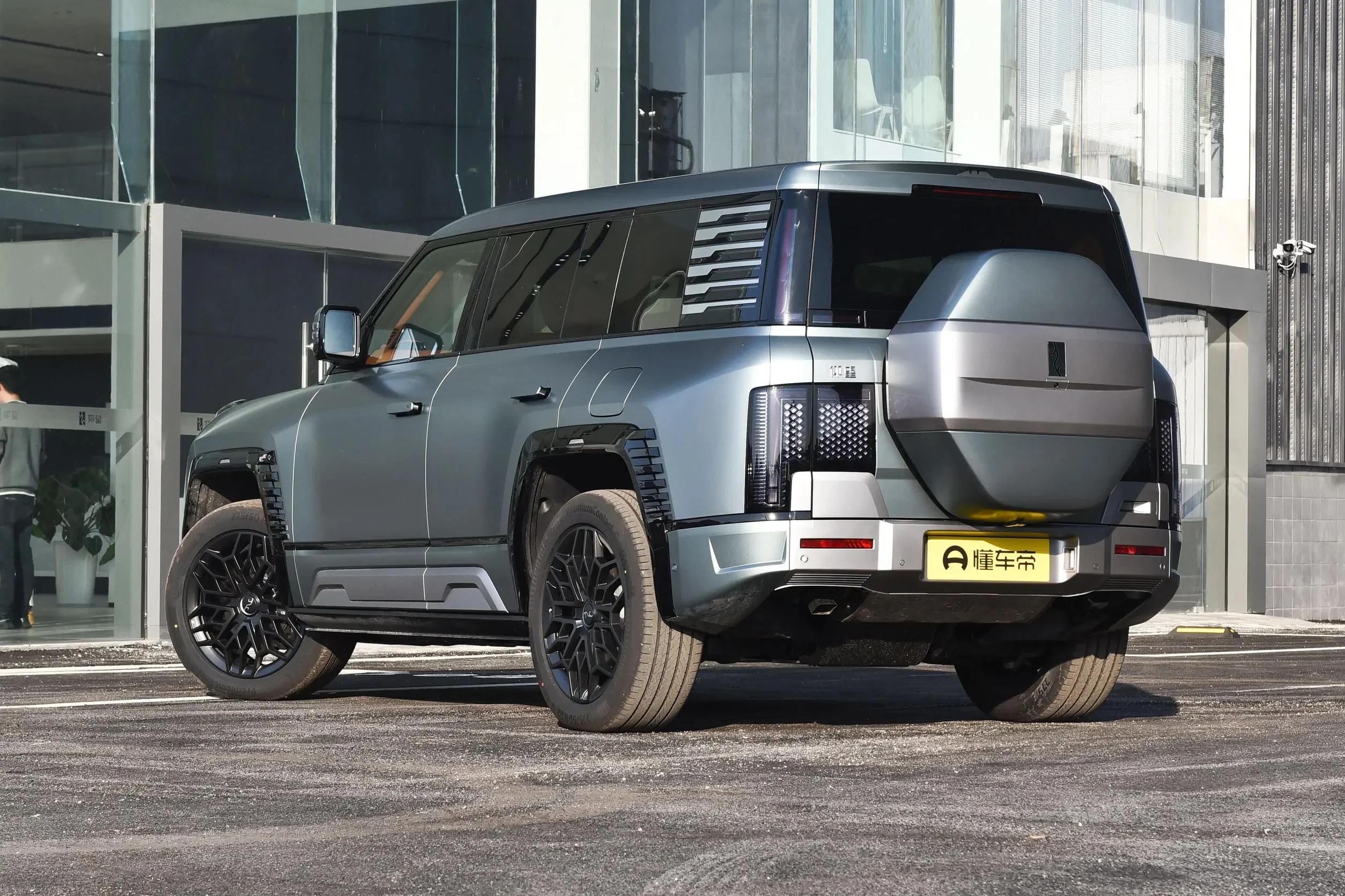 2023 Yangwang U8 Flagship - 1197 Hp, 1000 KM Range Extender