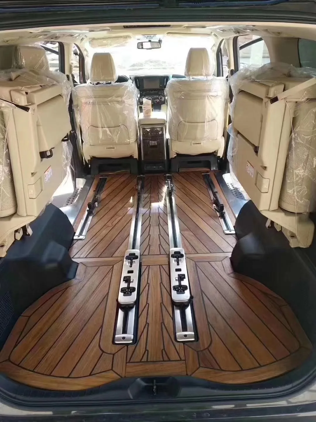 Commercial Vehicle Modified Solid Myanmar MPV Teak Floor