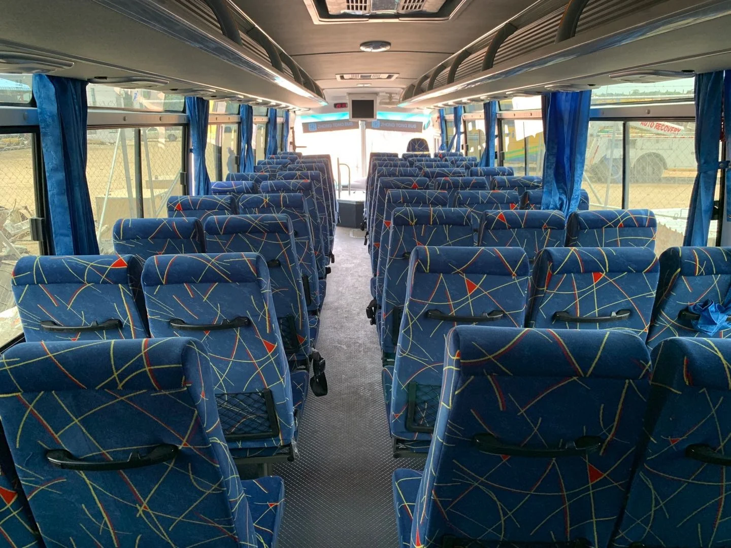 Zhongtong LCK6118D Used Luxury 63-Seater Tour Bus for Sale, RHD, Euro 2 ...