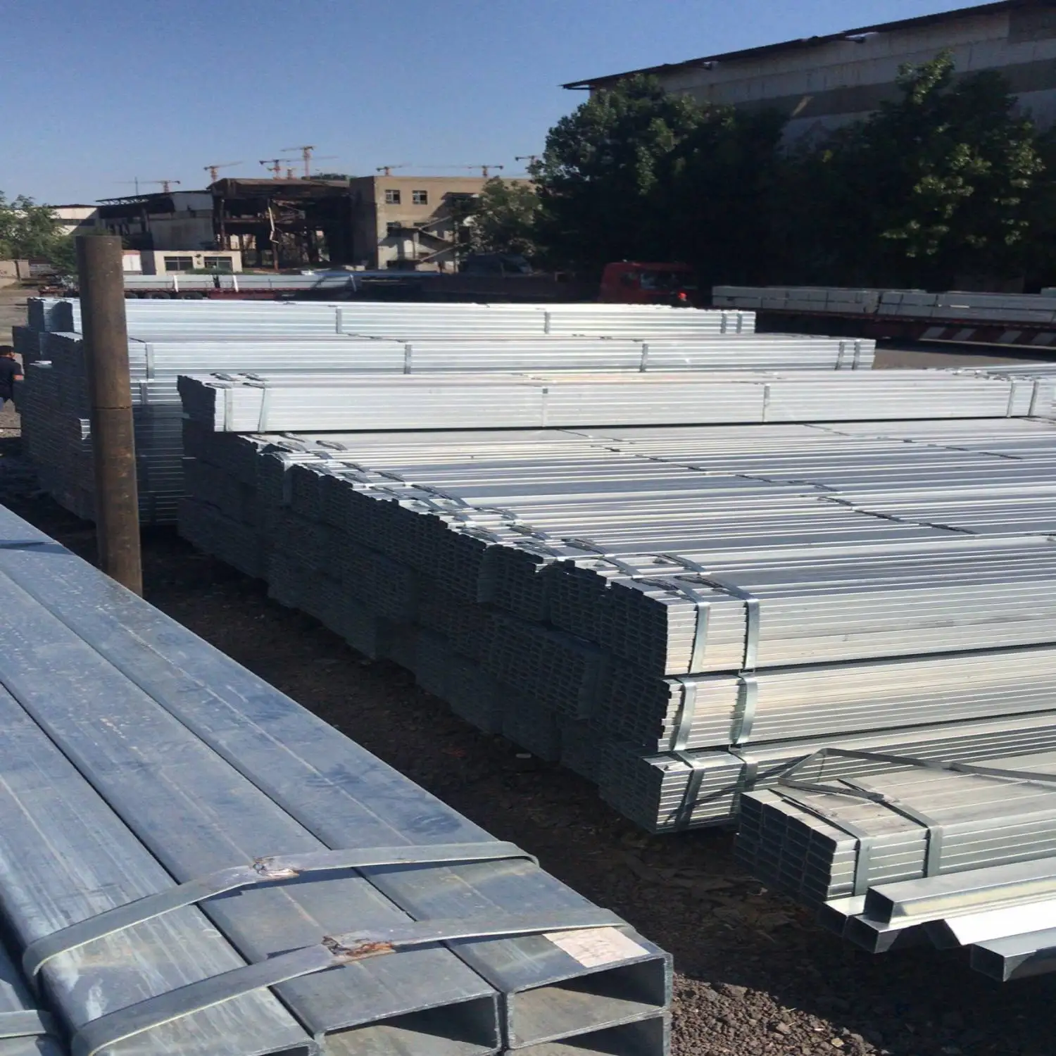 China Supplier Low Price 2x2 50x50 Angle Iron For Project Construction ...