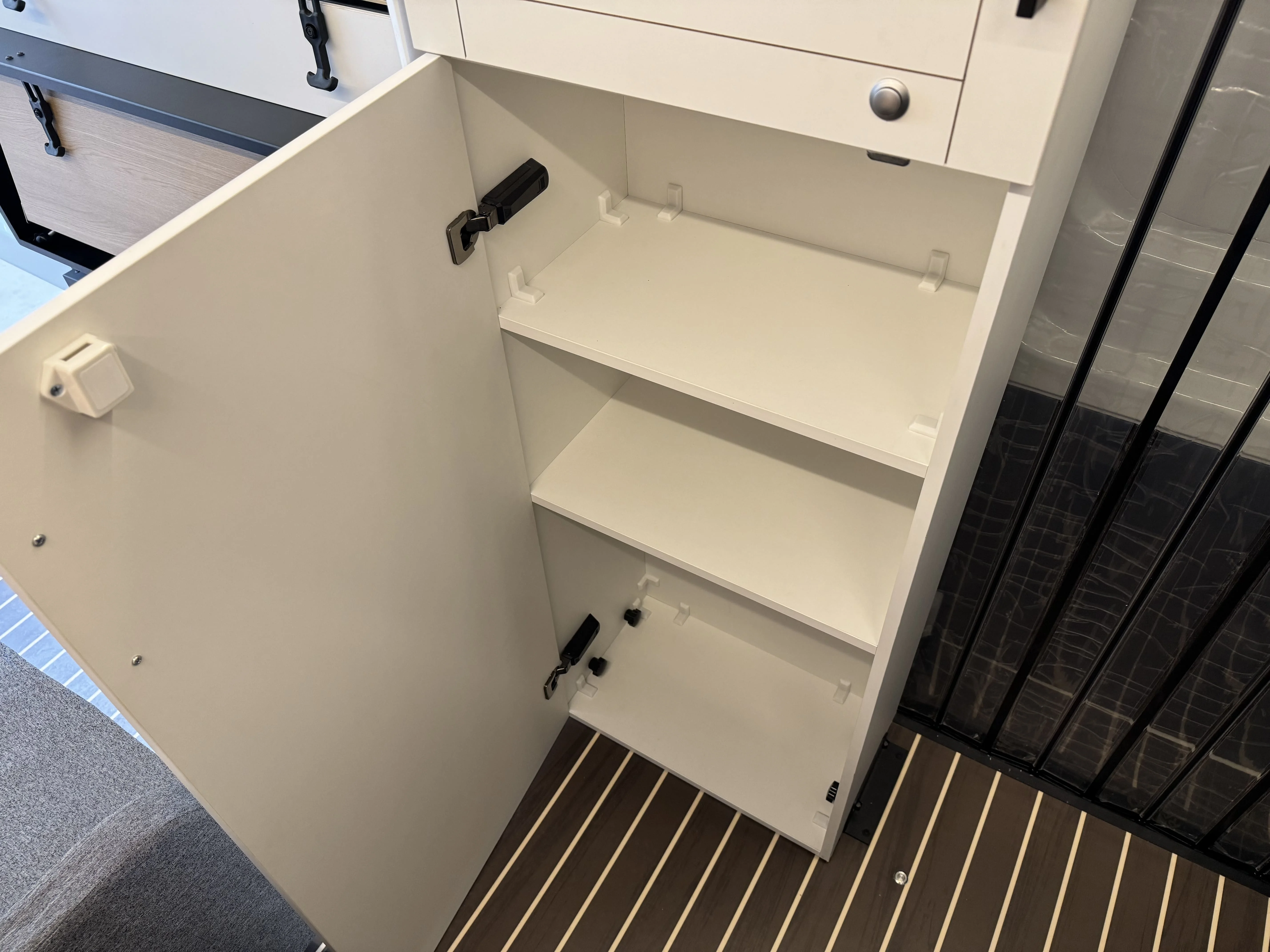 Mercedes Sprinter Box Custom Capsule Units Cabinet Double Cabin Kit ...
