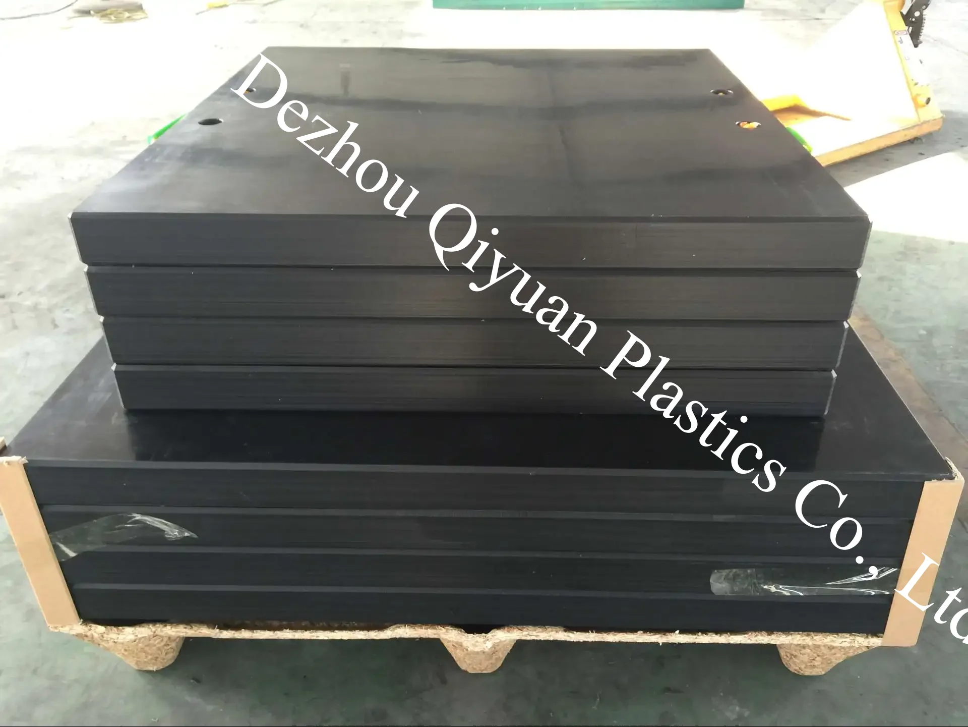 Durable Mobile Outrigger Pad - Support Crane with Ease