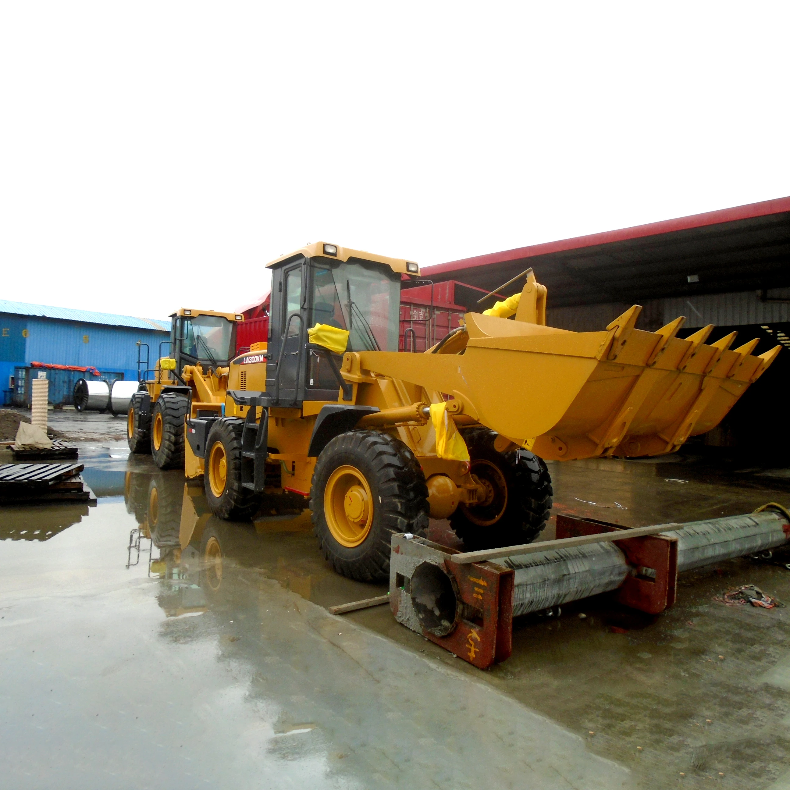 3 Ton Industrial Front Wheel Loader Lw300kn With Road Cleaning Sweeper ...
