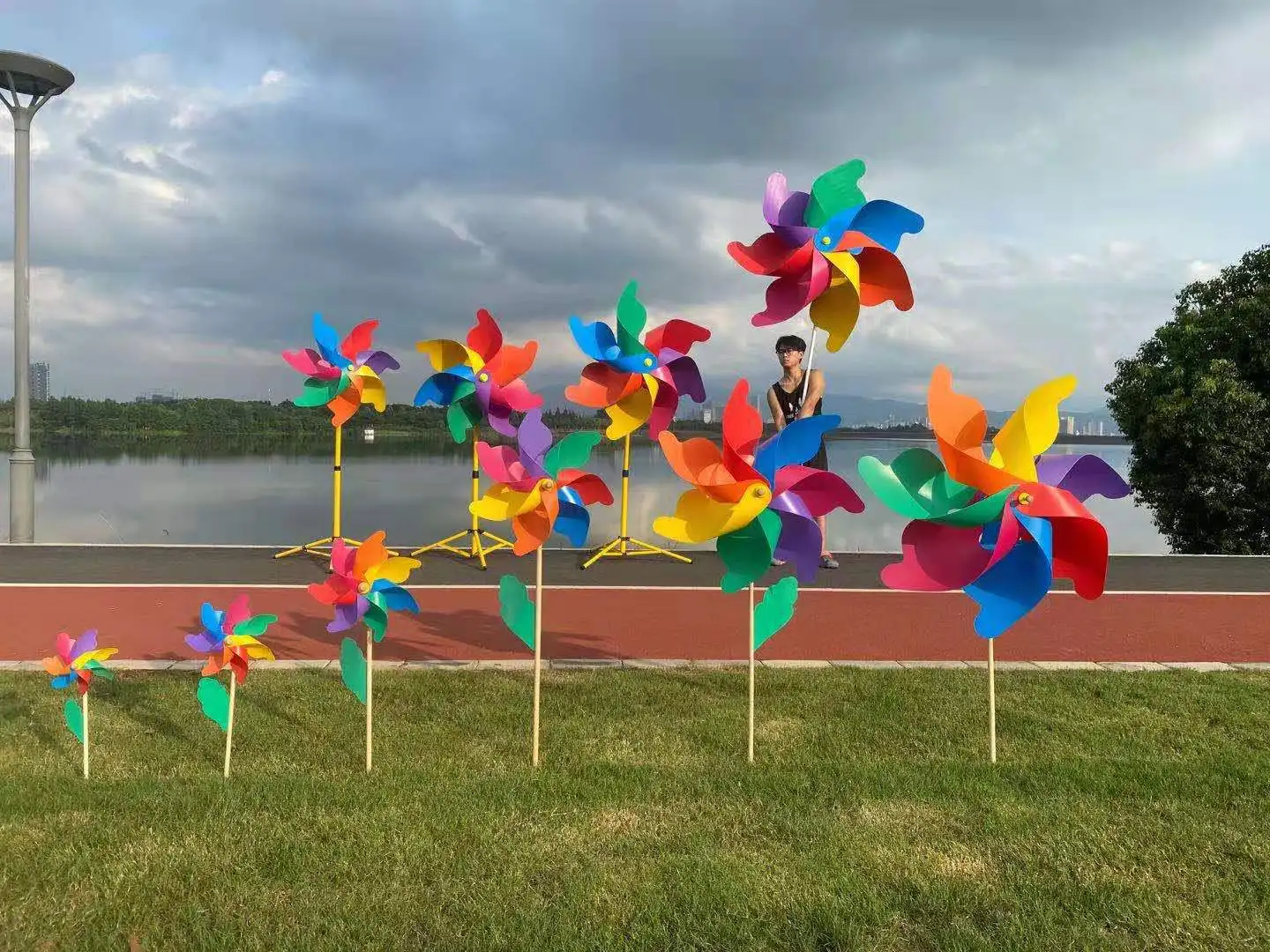 Mb1 Hot Selling Colorful Plastic Windmill Garden Party Wedding ...