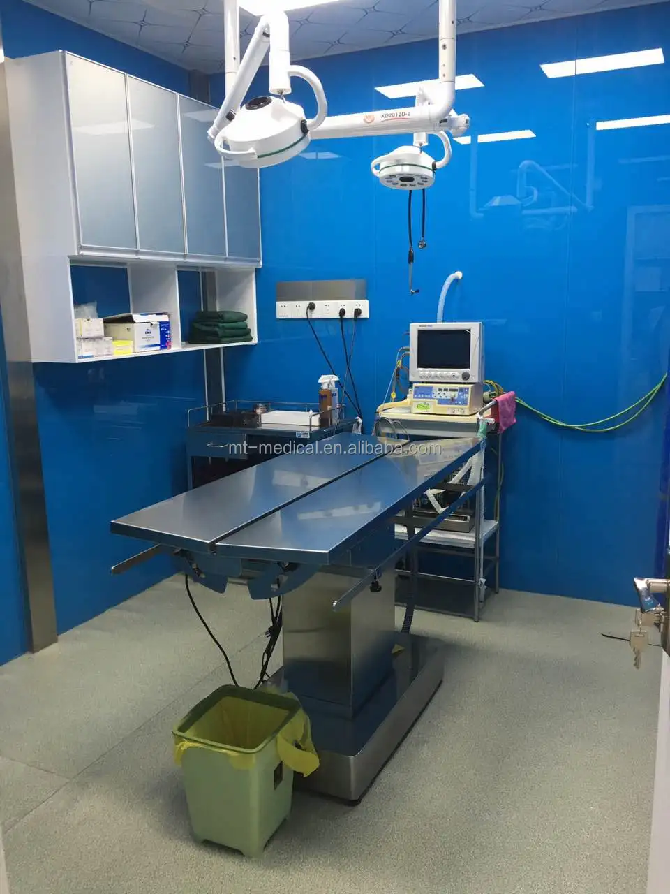 MT MEDICAL Veterinary Operating Table - Durable & Versatile