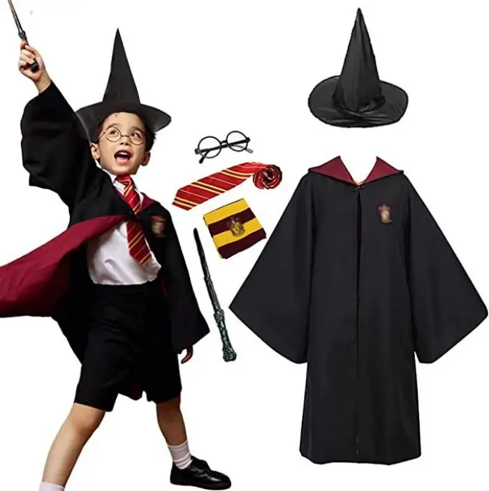 Deluxe Wizarding World Grindefendo Hogwarts House Themed Robes And ...