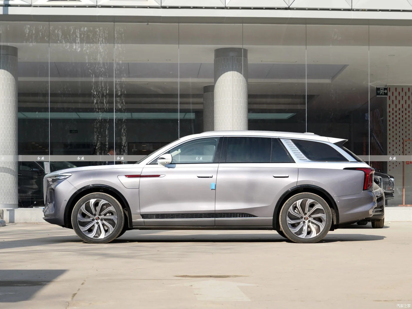 2022 660km Hongqi Ehs9 China's Top New Energy Vehicle Electric Ehs 9 E-hs9 Qixiang Six Seat ...