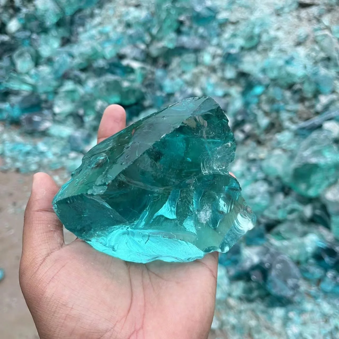 Processing Colored Glass Stone Landscape Glass A Variety Of Sizes ...