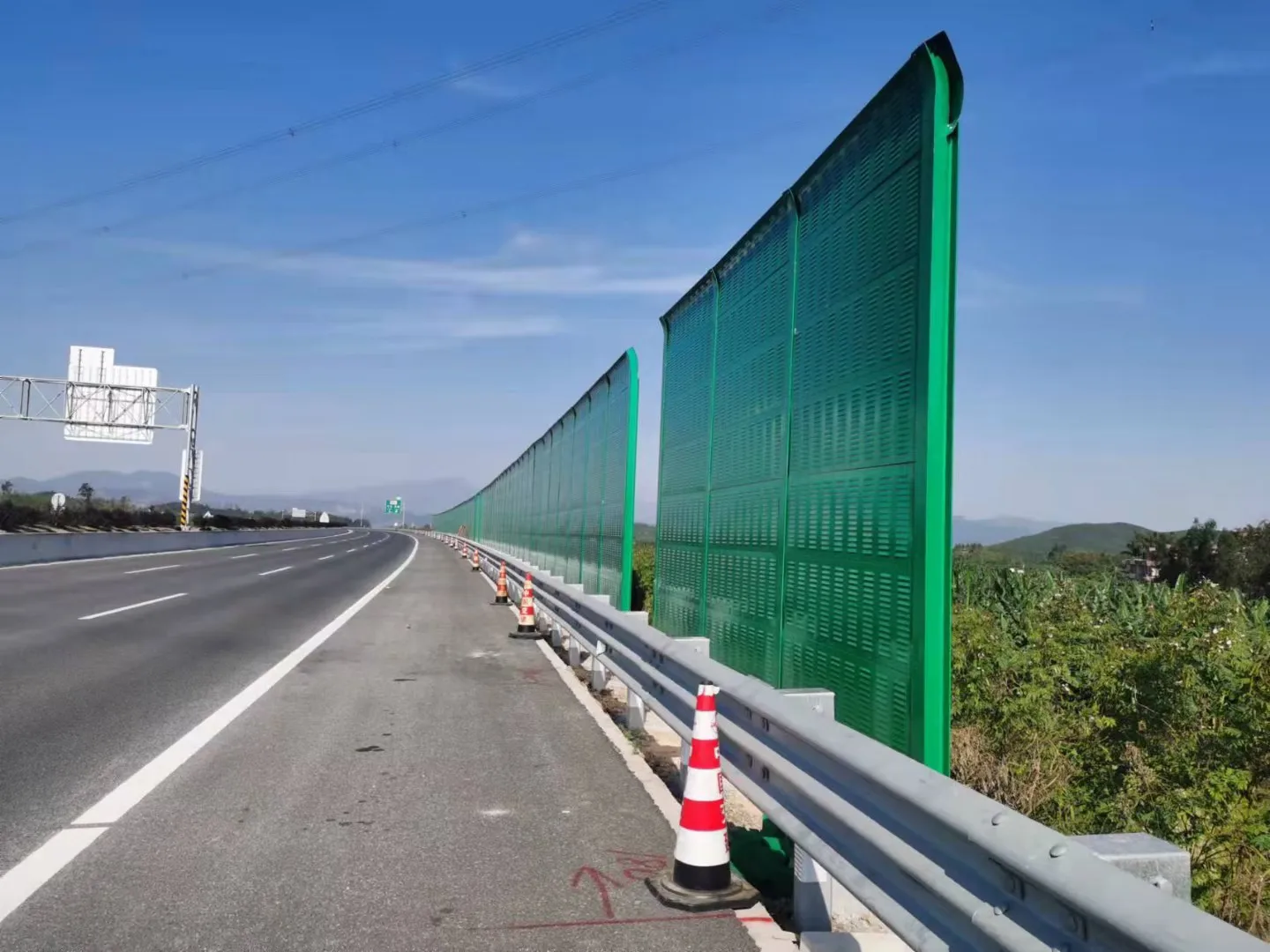 Bridge Sound Barrier, Highway Sound Barrier, Factory Equipment Sound ...