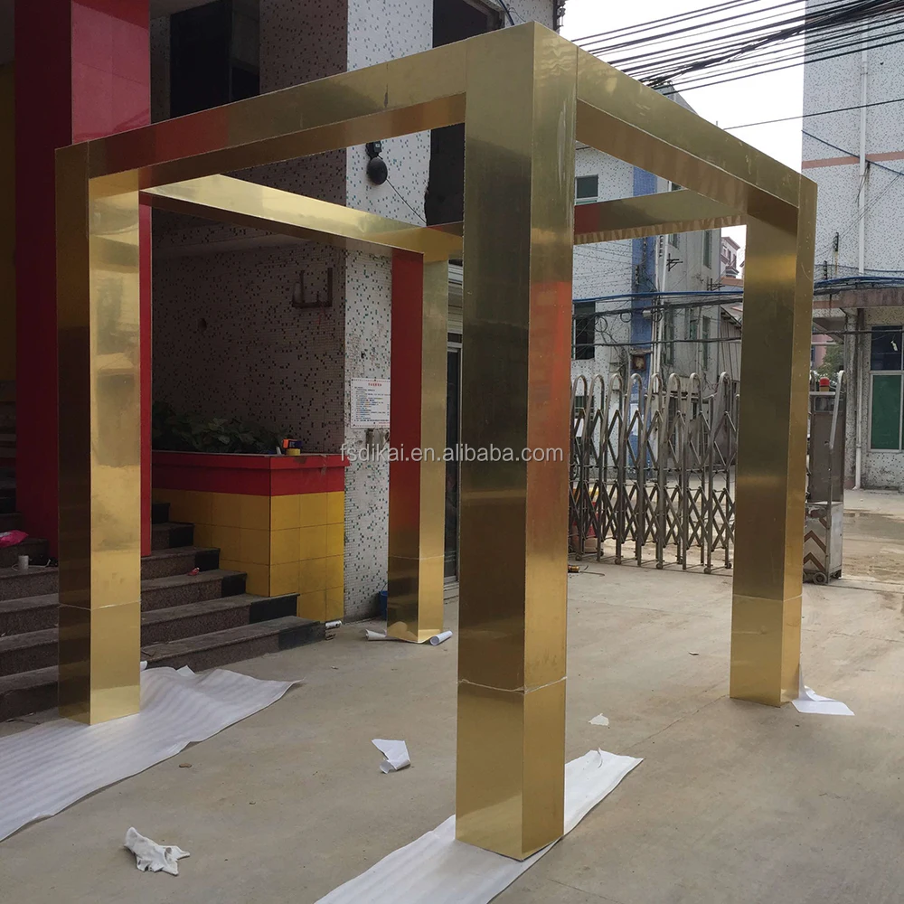 Modern Square Golden Mirrored Mandap Acrylic Columns Wedding ...