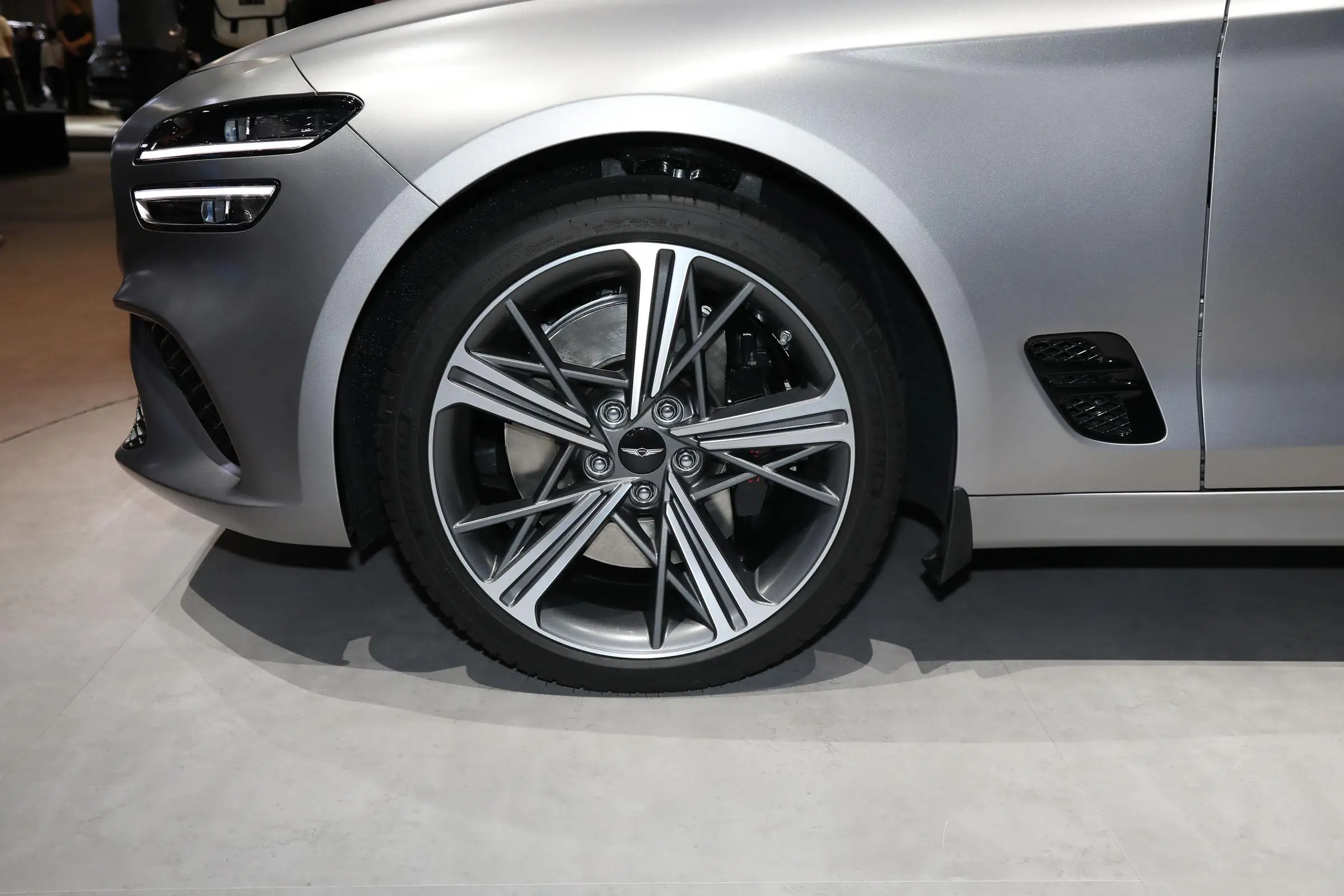 Luxury New Car Genesis 2024 G70 G80 2.0t 245hp 4wd Gasoline Car 5 Seat ...