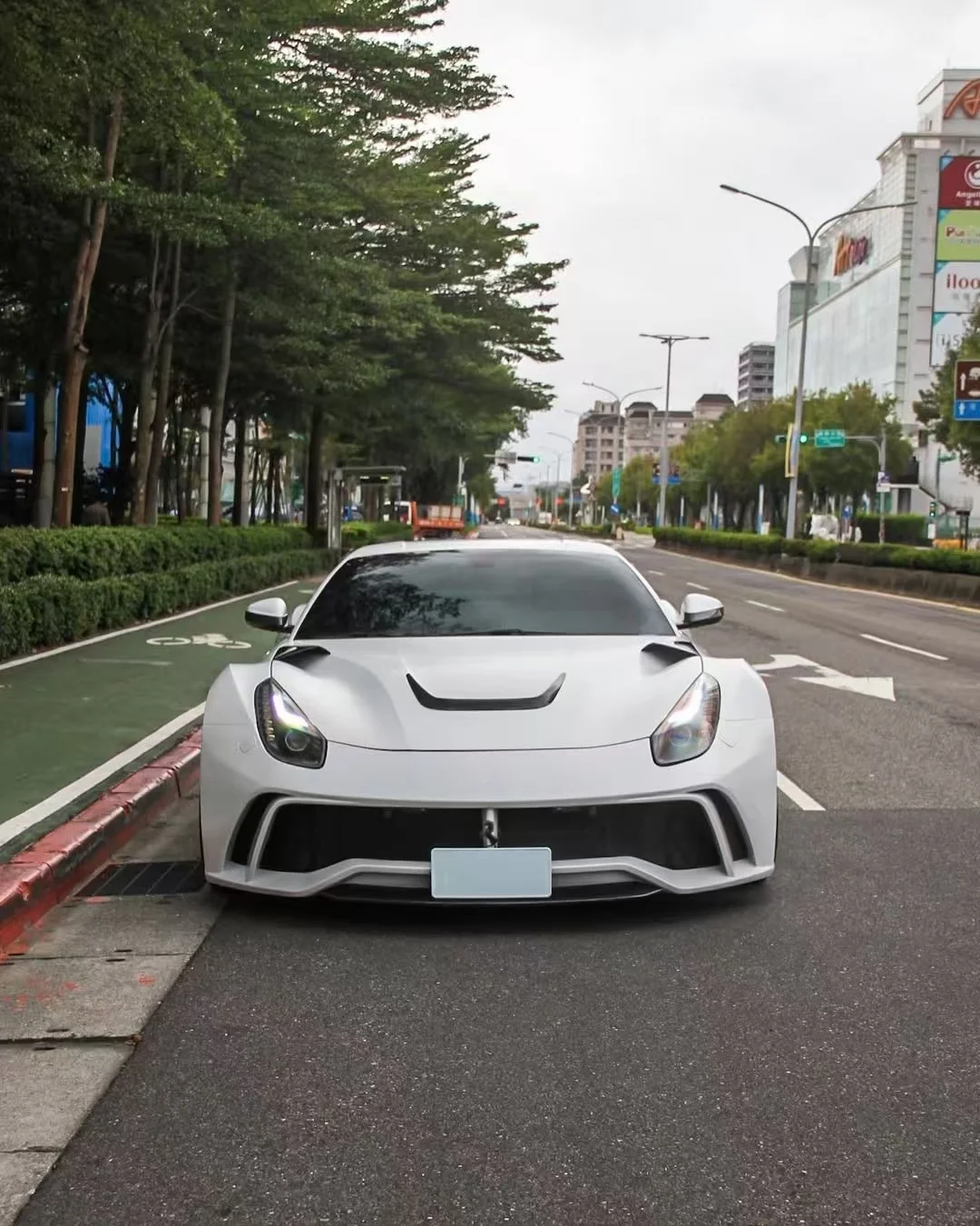 Ferrari F12 Carbon Fiber Wide-Body Kit - Upgrade Notc N-Largos-Style ...