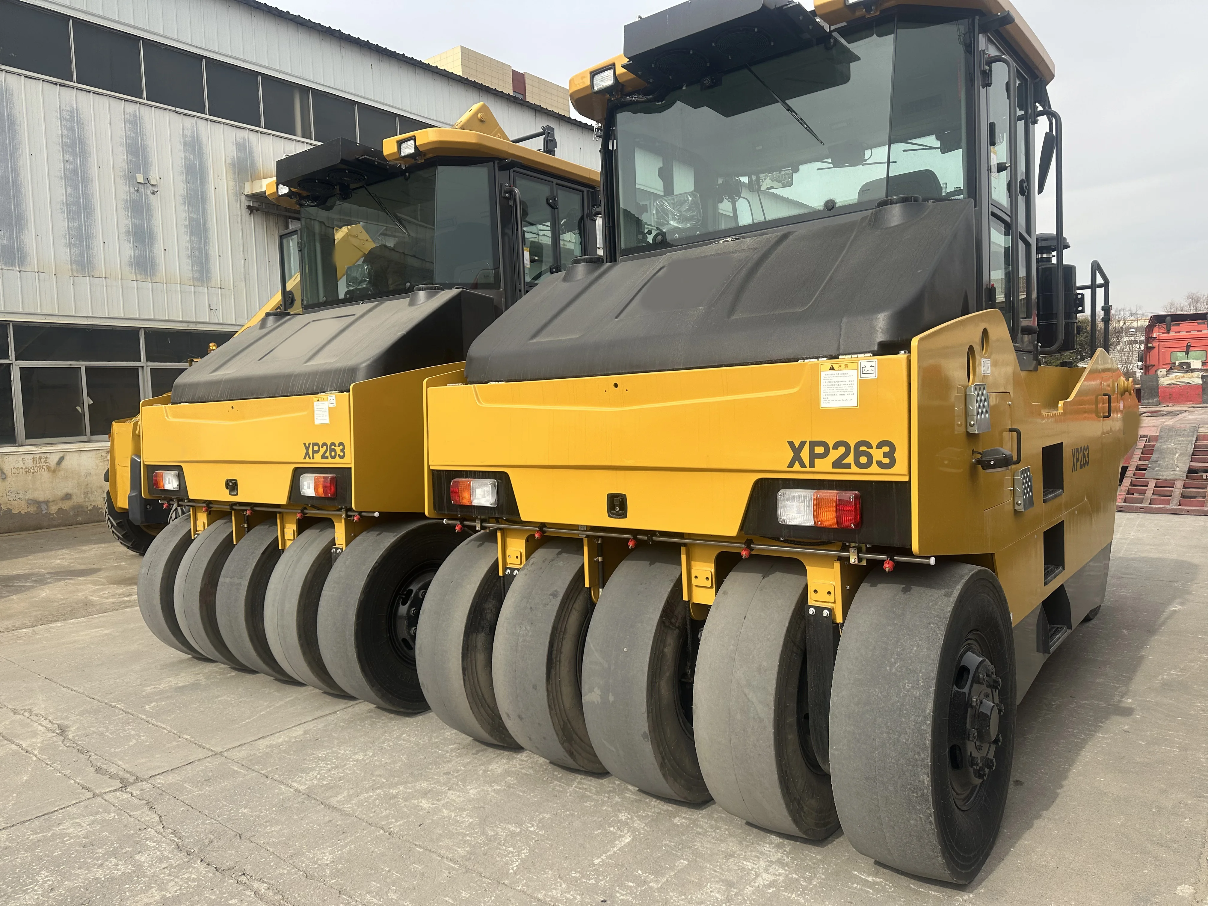 XP263 26T Rubber Tire Road Roller Compactor Available| Alibaba.com