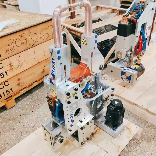 Servo Motor Robotic Spot Welding Gun With 170KVA Light Weight ...
