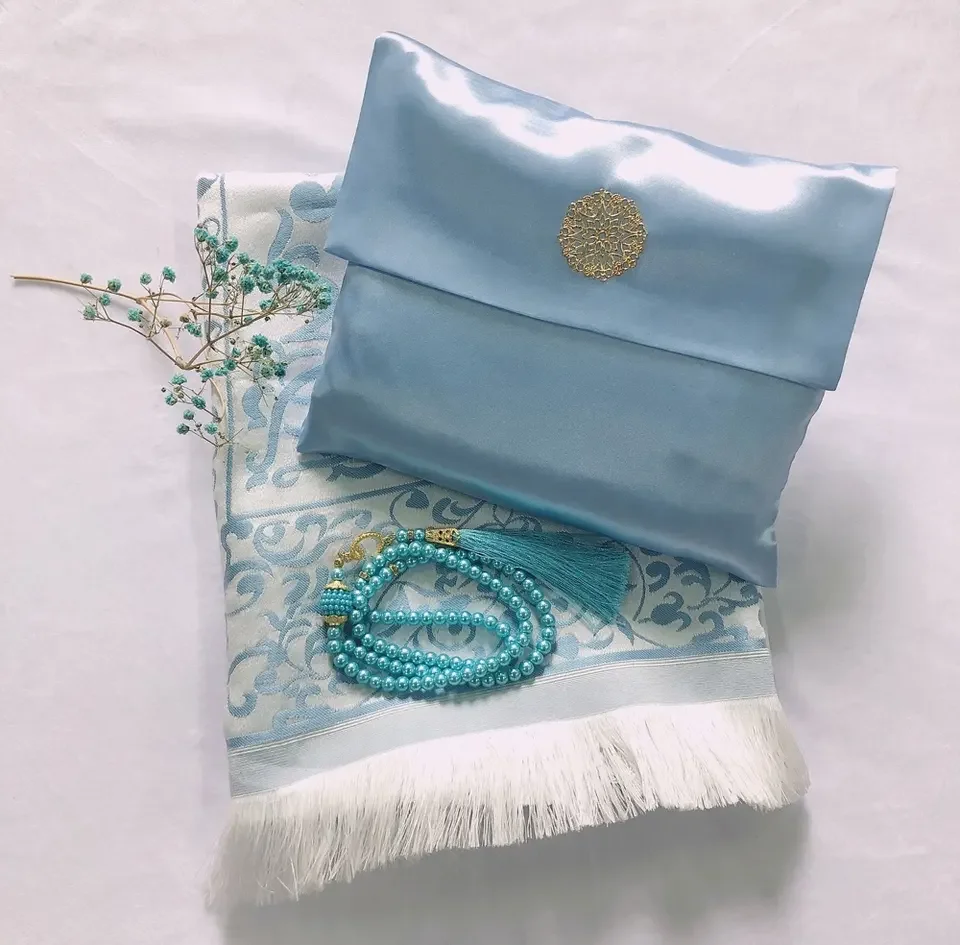 Portable Muslim Prayer Mat with Travel Bag - Perfect for Eid
