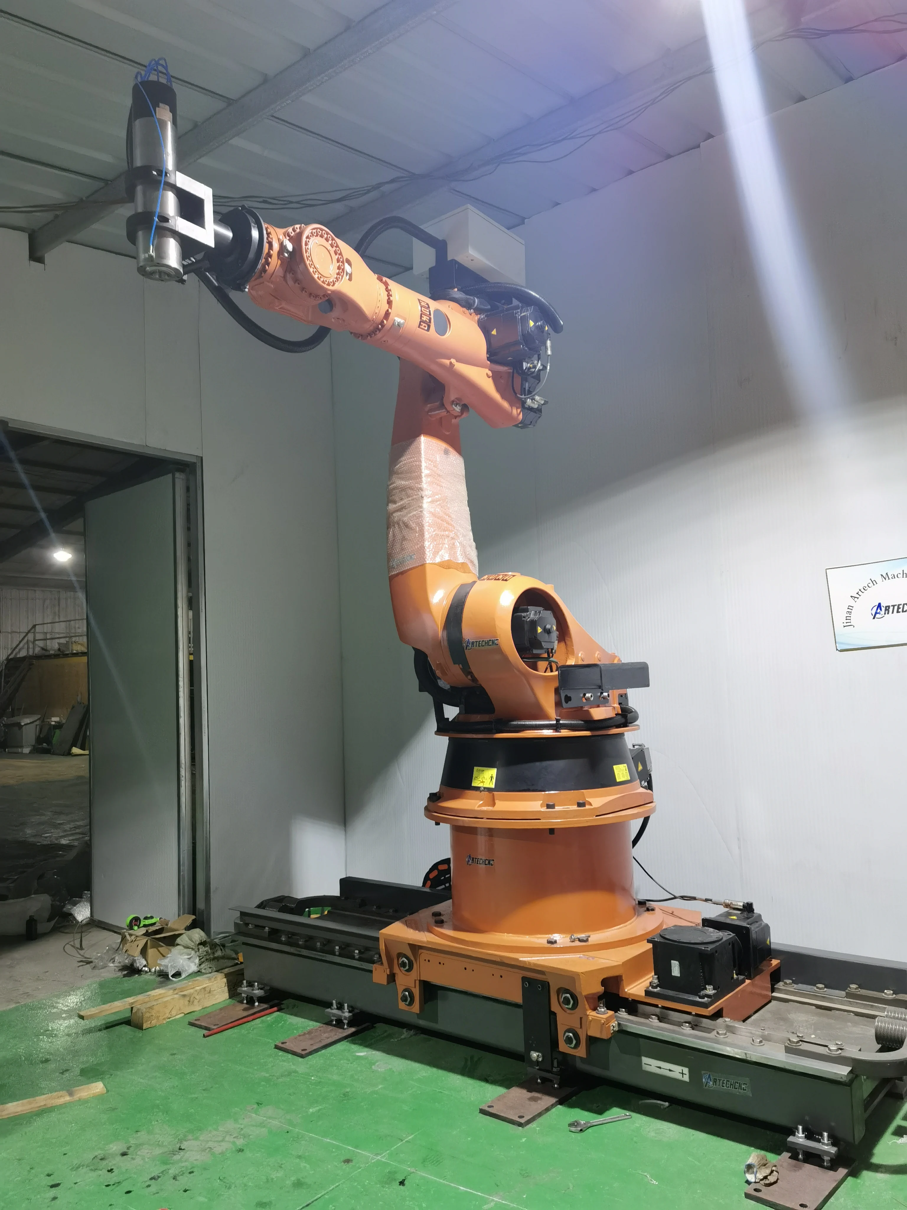 8 Axis Linear Track KUKA Robot Kit Wood Cutting House Building ...