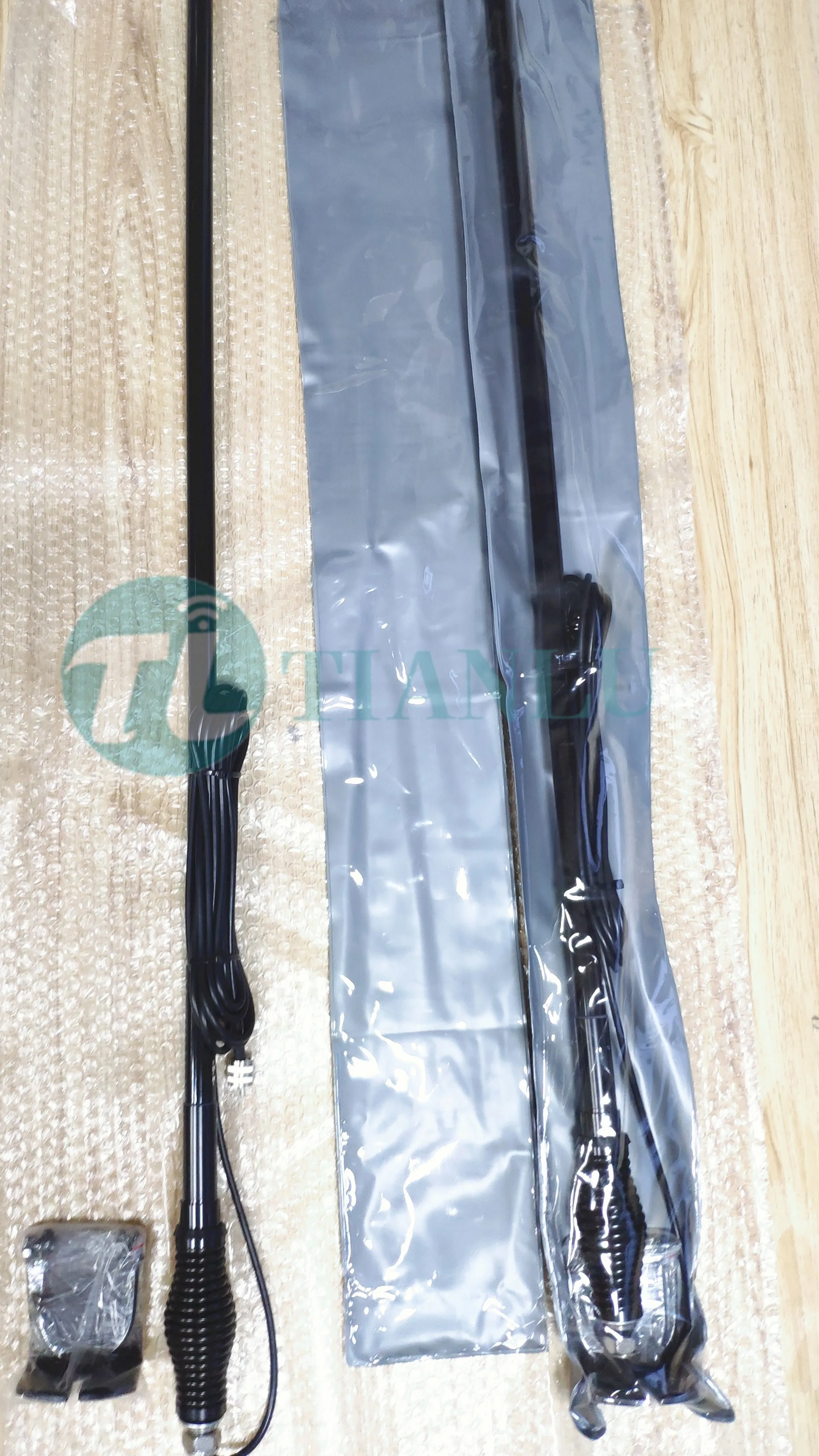 4x4 Off Road Antenna 1.1m 144/430mhz V/u Dual Band Mobile Radio Antenna ...