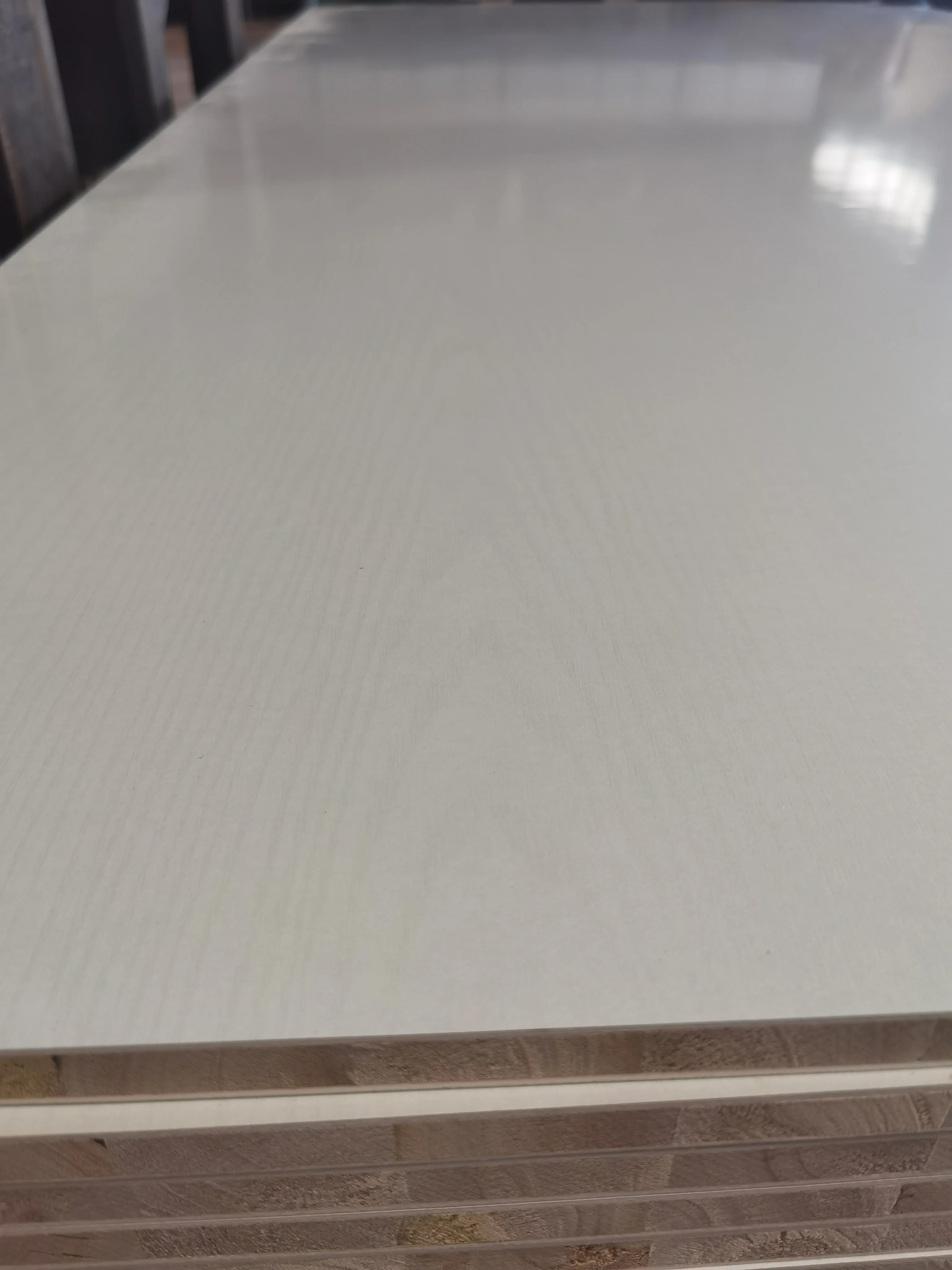Cheap Falcata Lumber Core Block Board With White Laminated Polyester ...